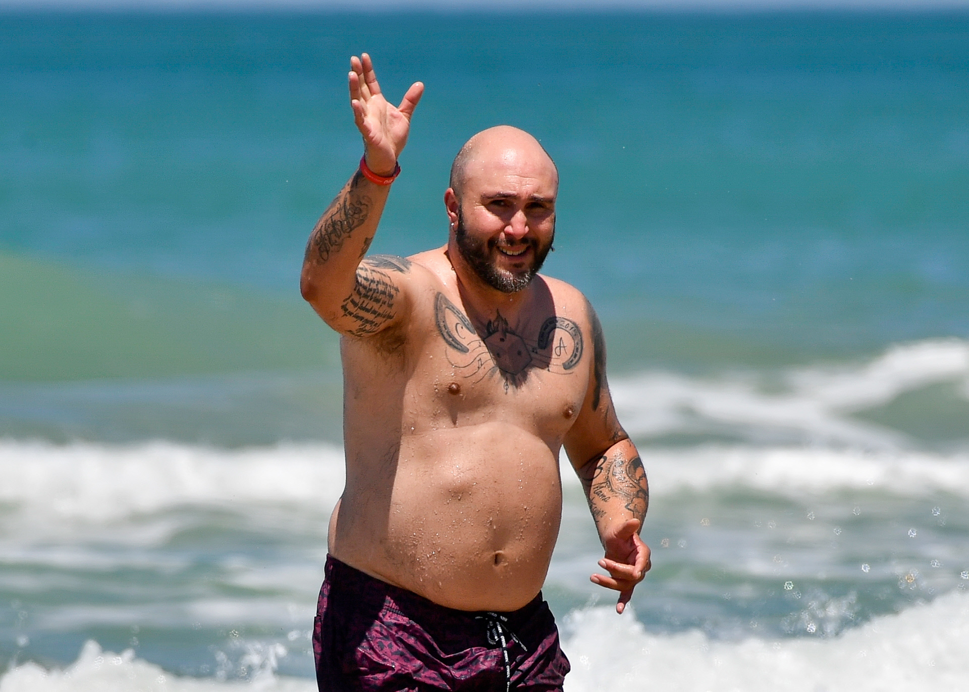 Kiko Rivera en bañador por las playas de Cádiz