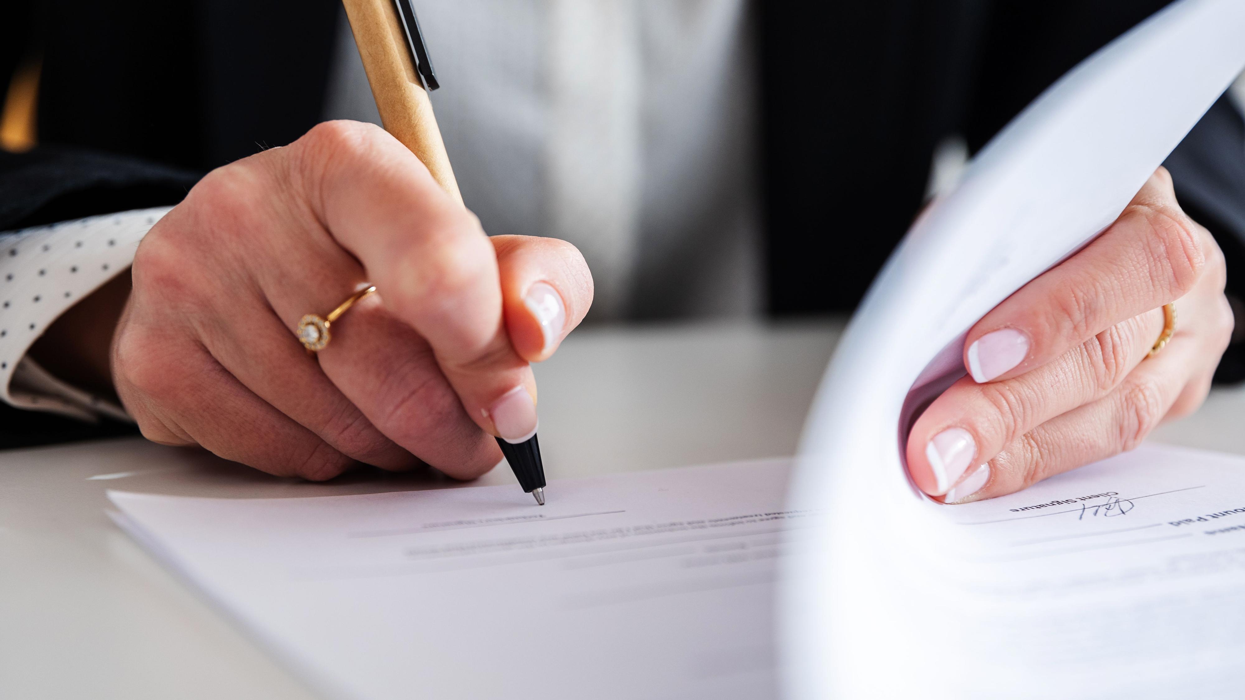 Lenguaje claro: la clave para entender contratos y documentos