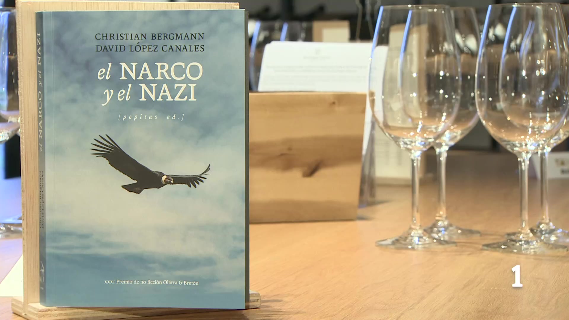 El libro 'El Narco y el Nazi' gana la 31.ª edición del premio Bodegas ...