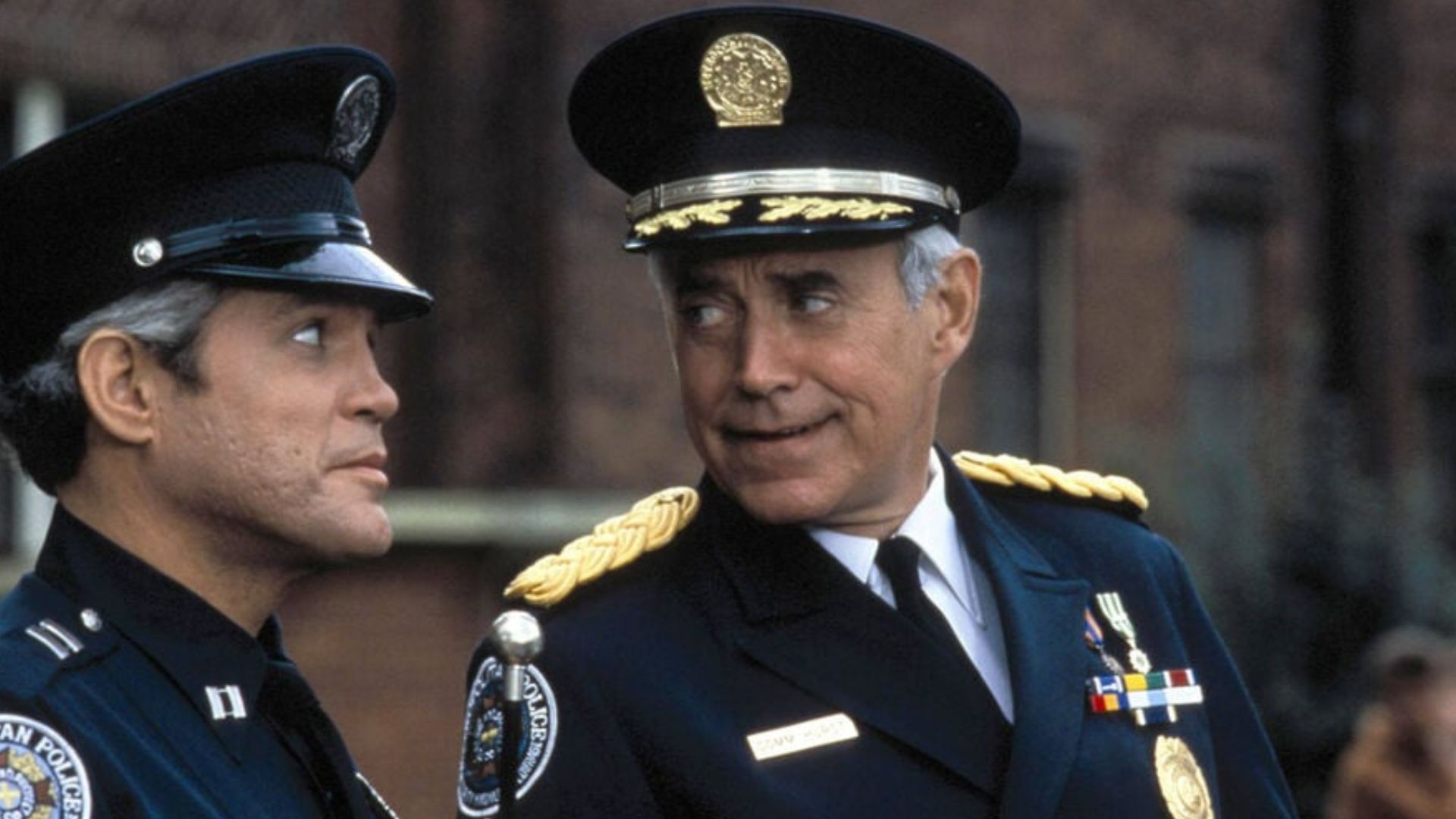 'Loca academia de policía' se despide de George R. Robertson