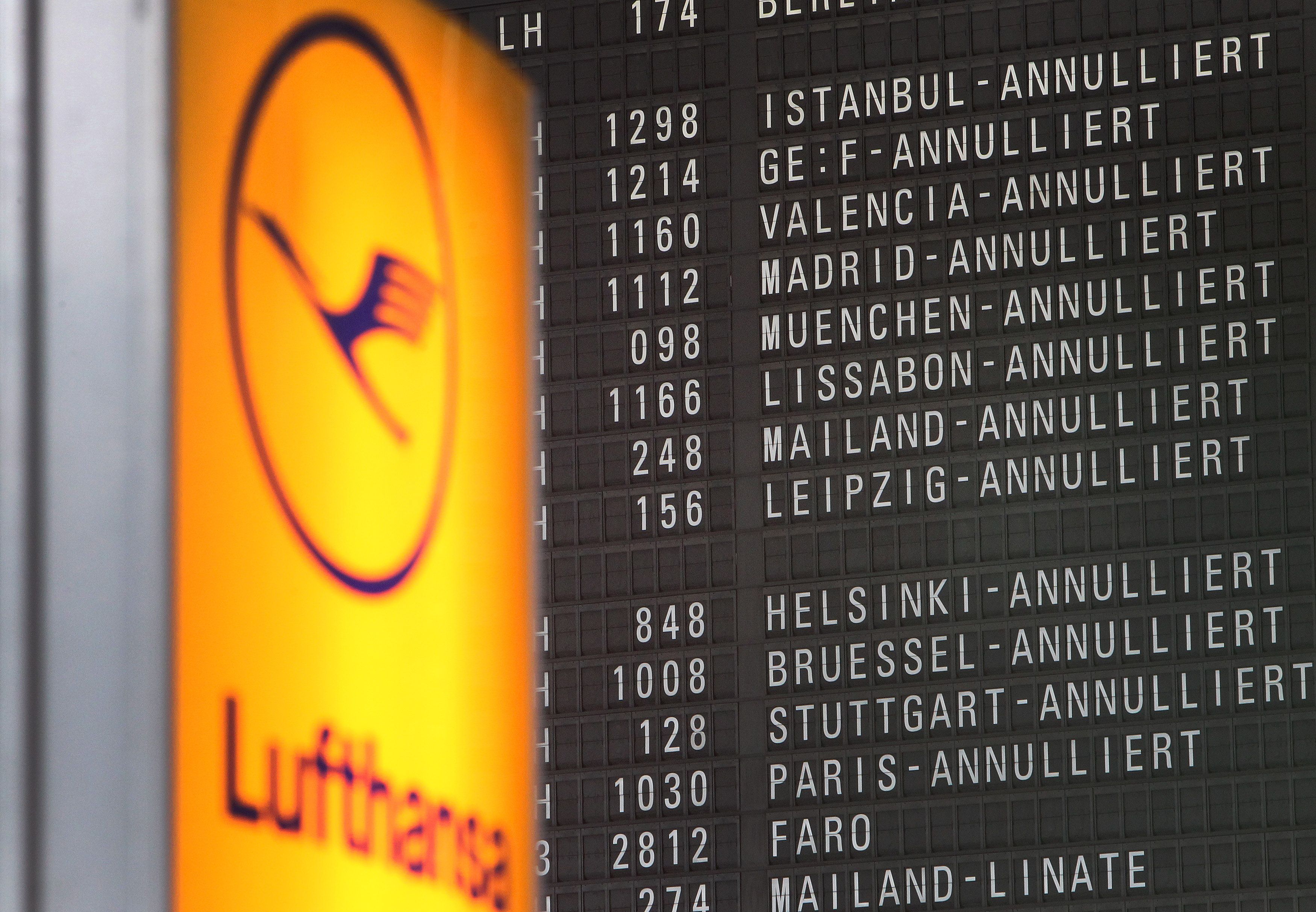 Lufthansa Cancela 1 350 Vuelos Por Huelga De Los Pilotos Rtve