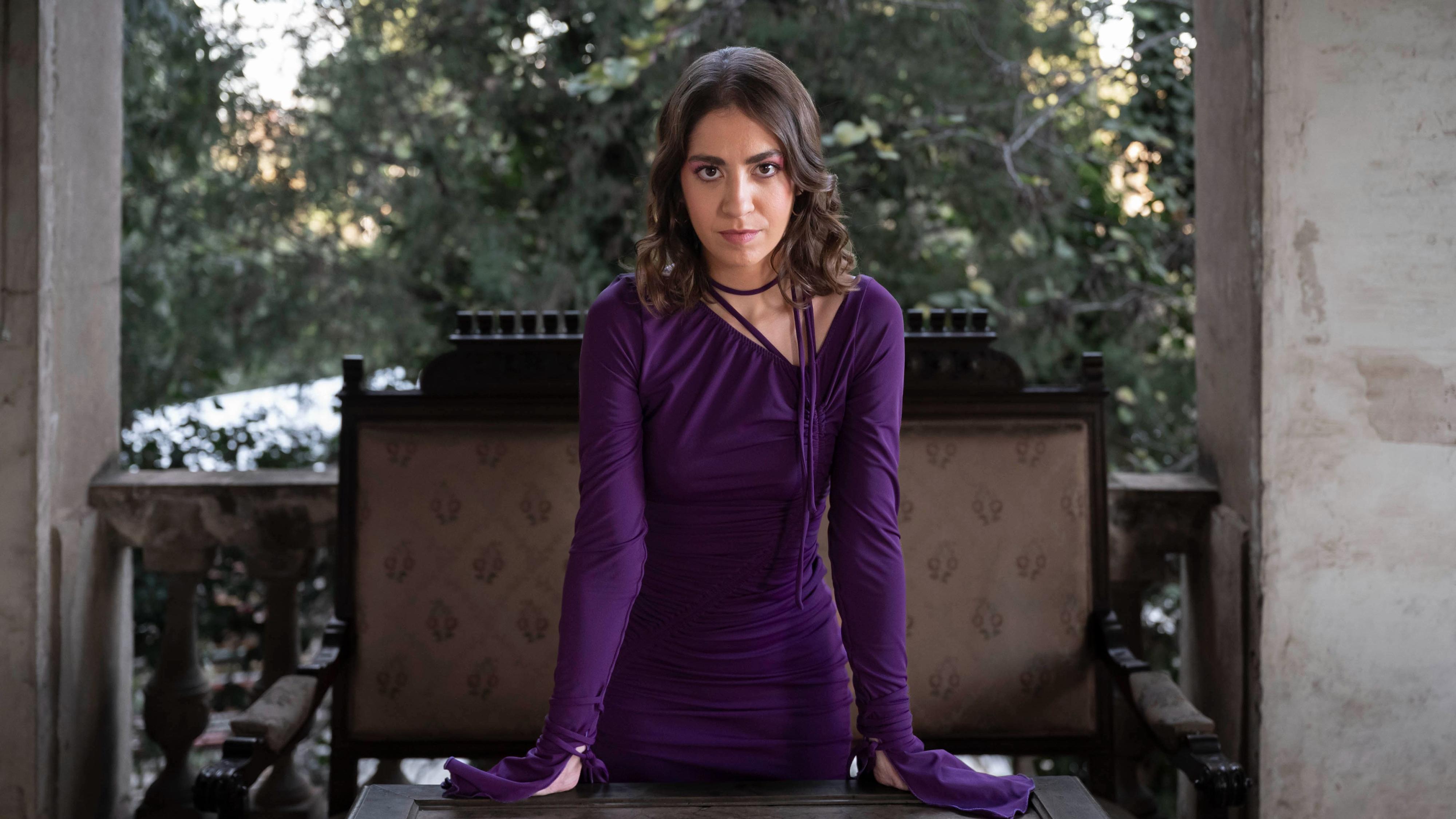 'Màgia obscura': reggaeton nostàlgic al nou tema de Maria Jaume