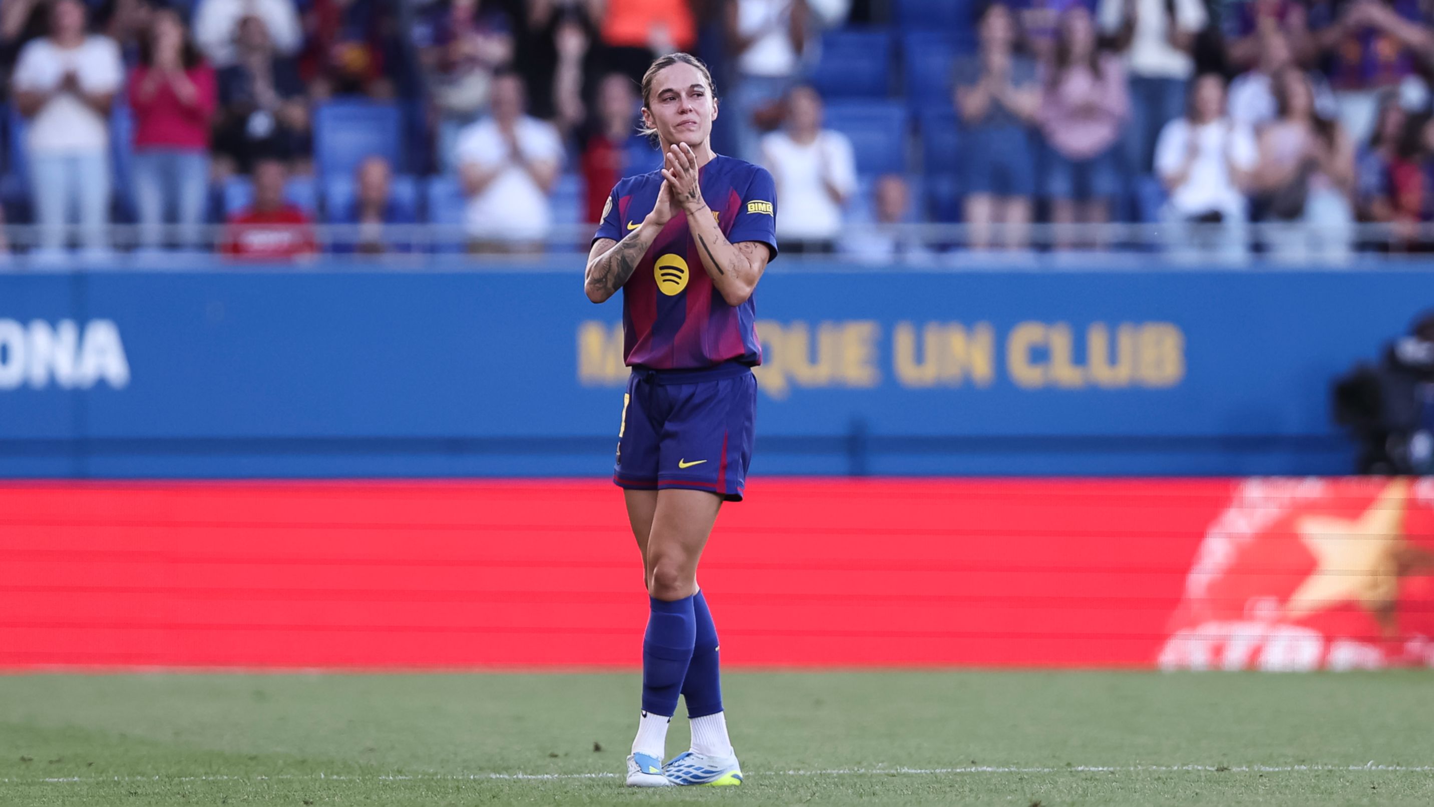 Mapi León se va del Barça