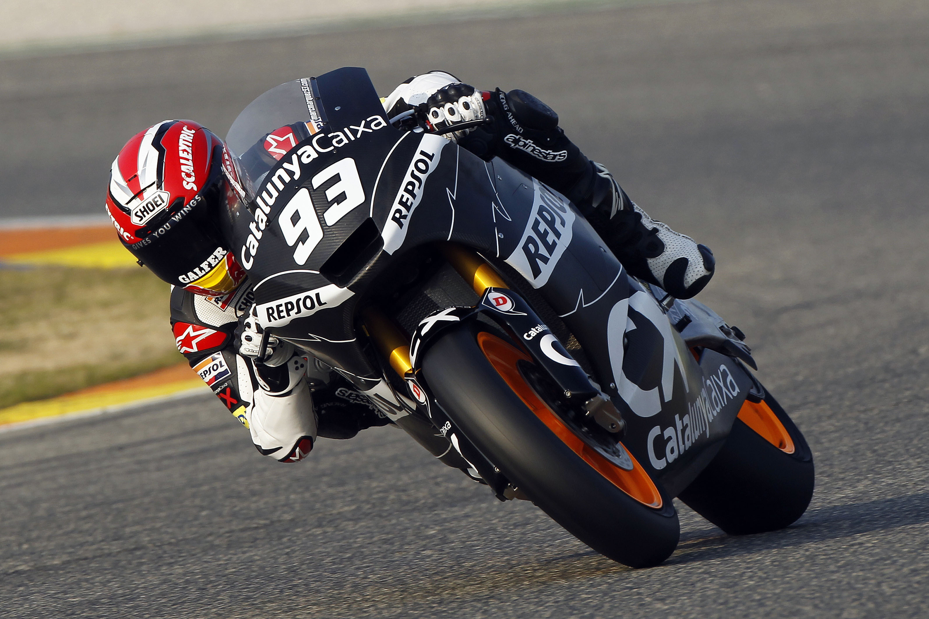 Márquez y Simón mejoran los tiempos del circuito de Jerez en las pruebas