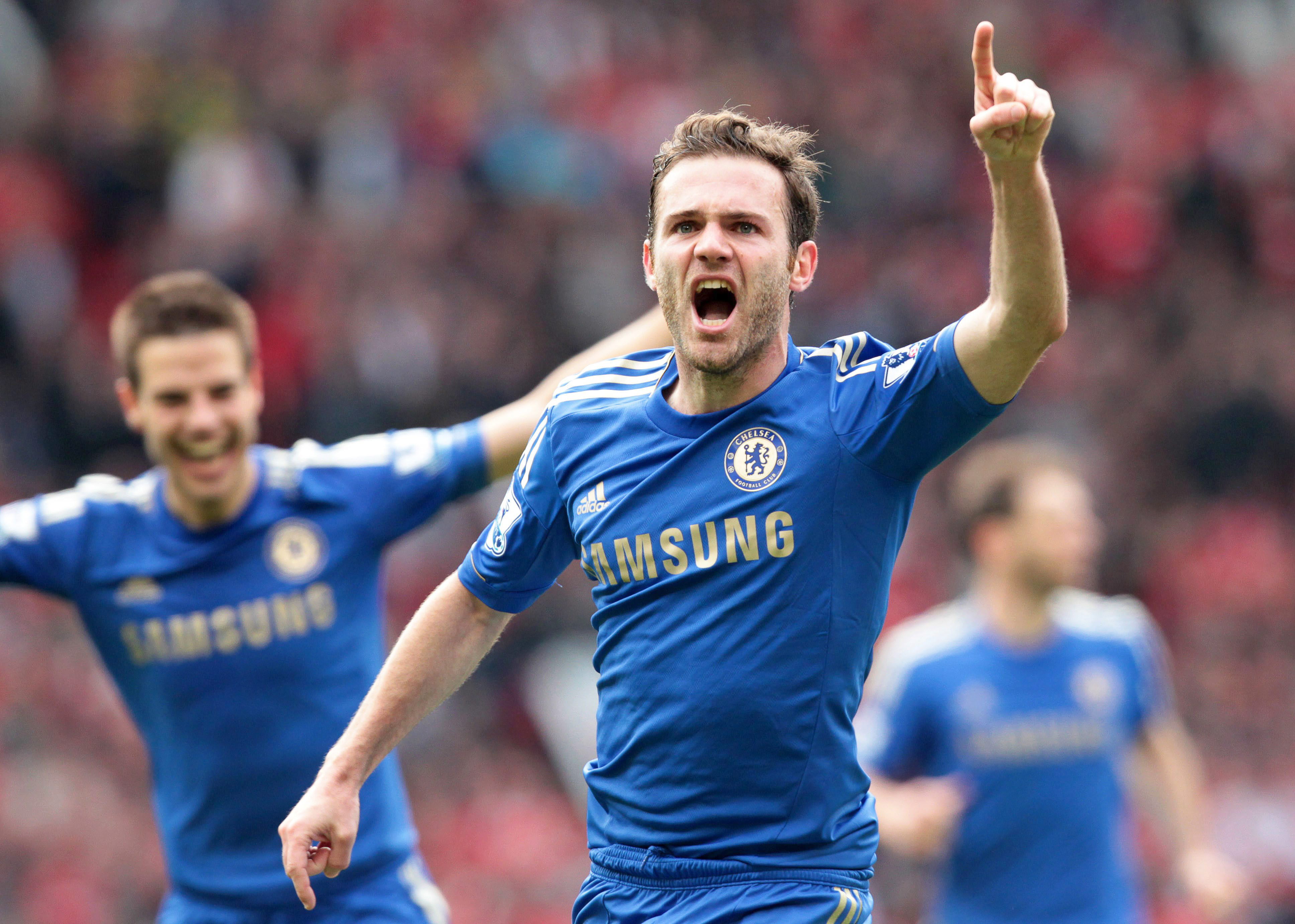 Mata pone al Chelsea en Champions con un gol en Old Trafford