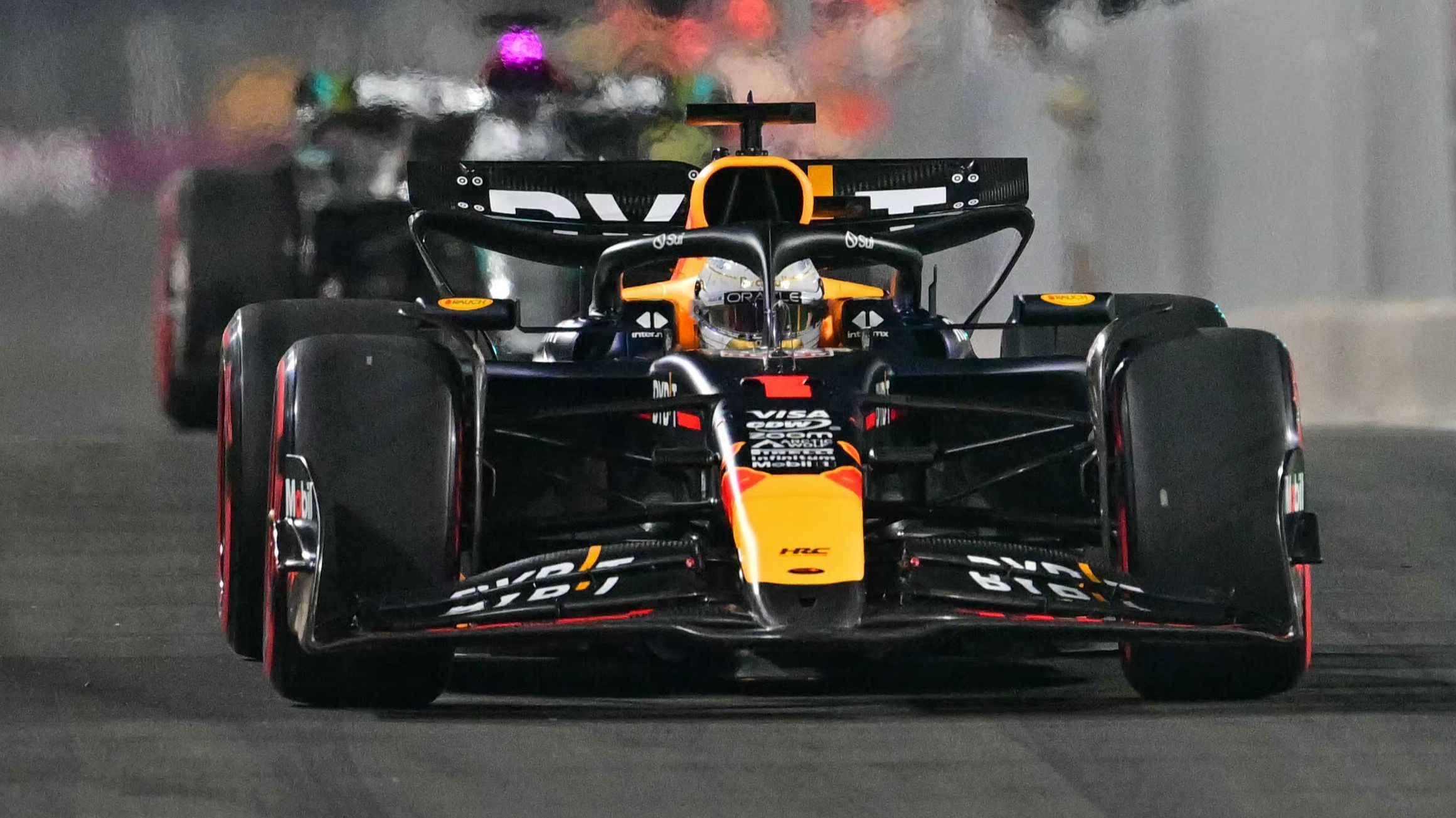Verstappen logra la pole en Qatar pero la pierde por sanción