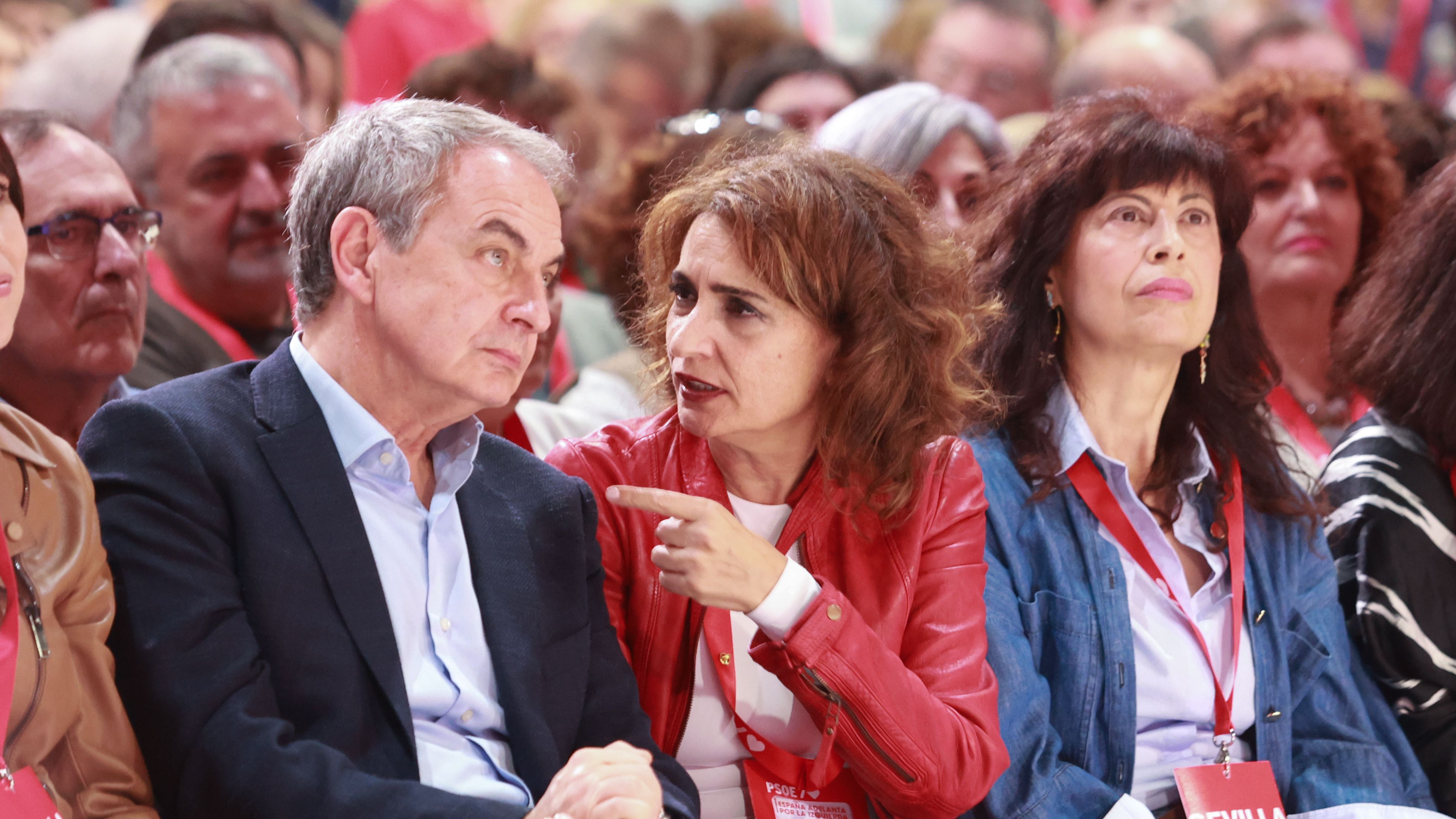 Montero acusa a Feijóo de dirigir un "discurso golpista" contra Sánchez