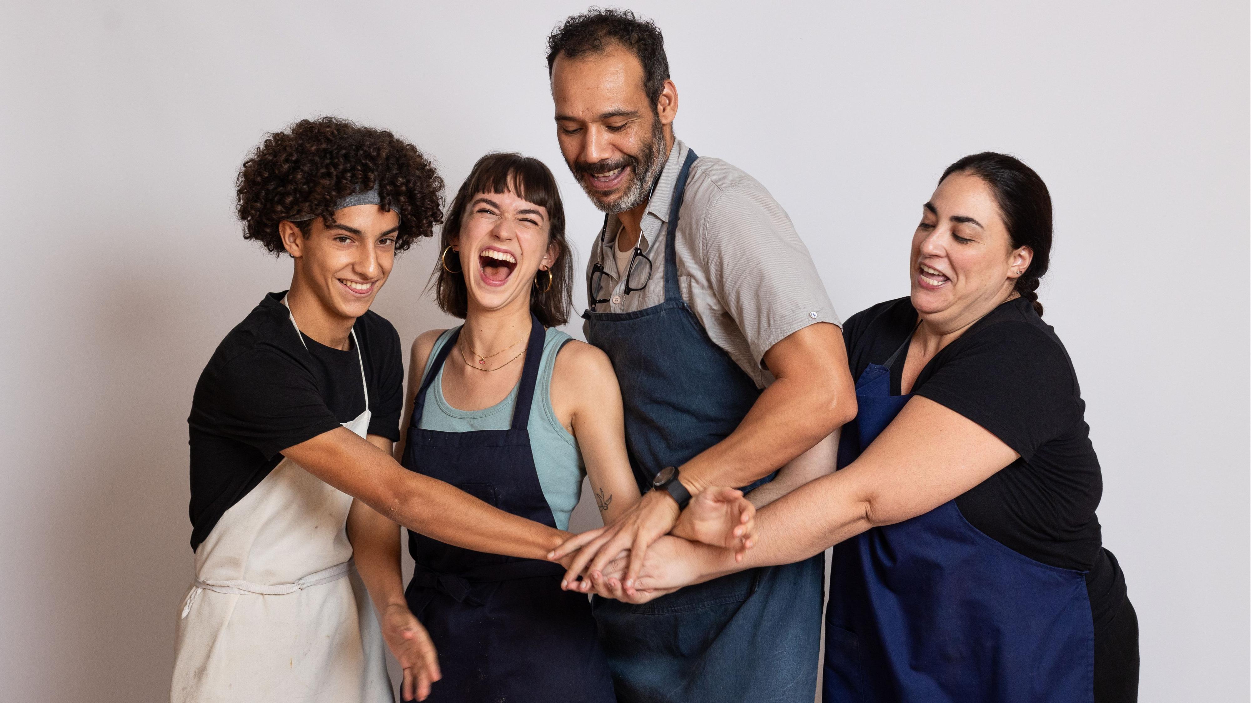 Los 5 motivos para ver 'Dieciocho', la nueva serie de Playz