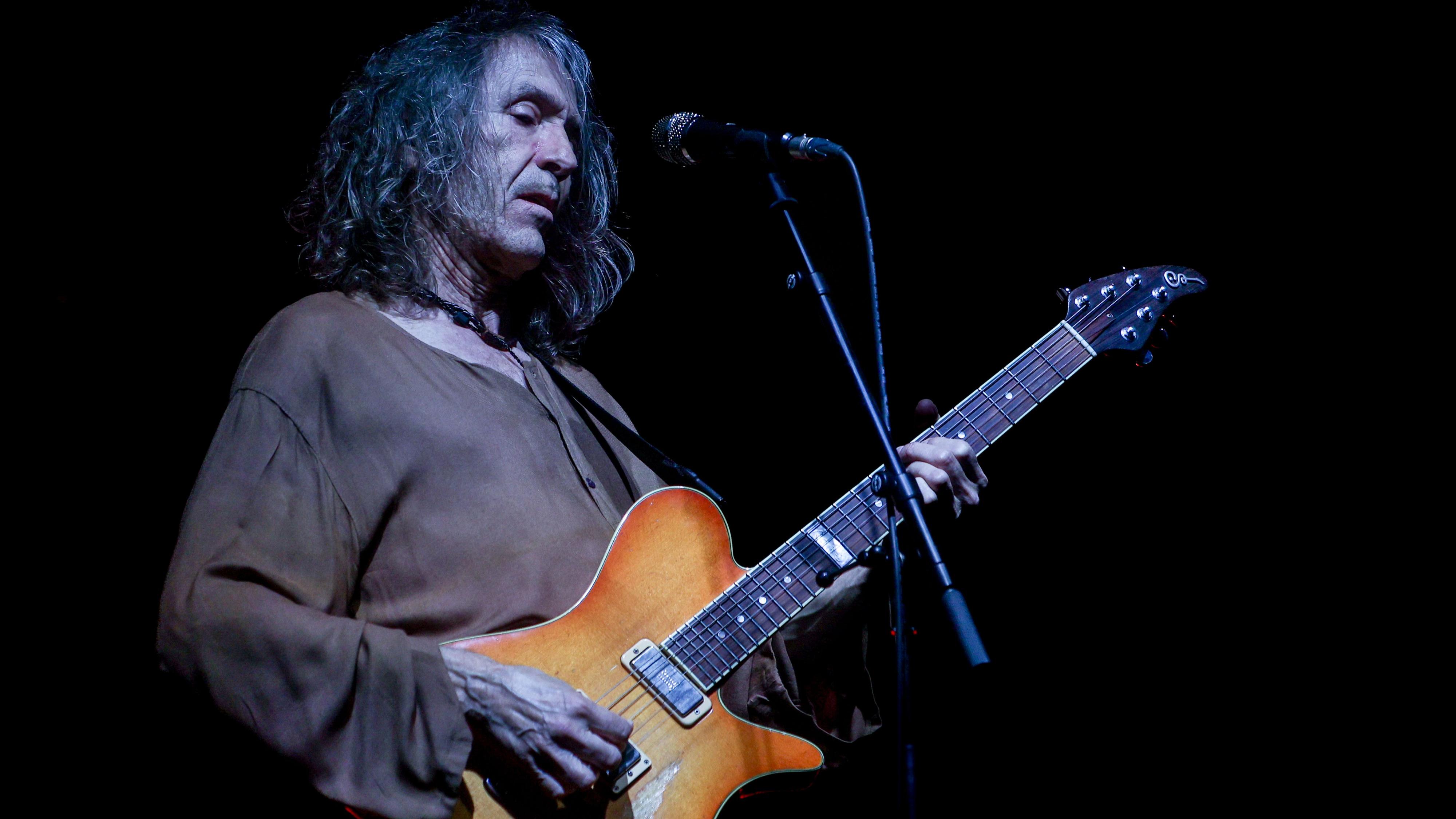 Muere Robe Iniesta, el alma de Extremoduro, a los 63 años