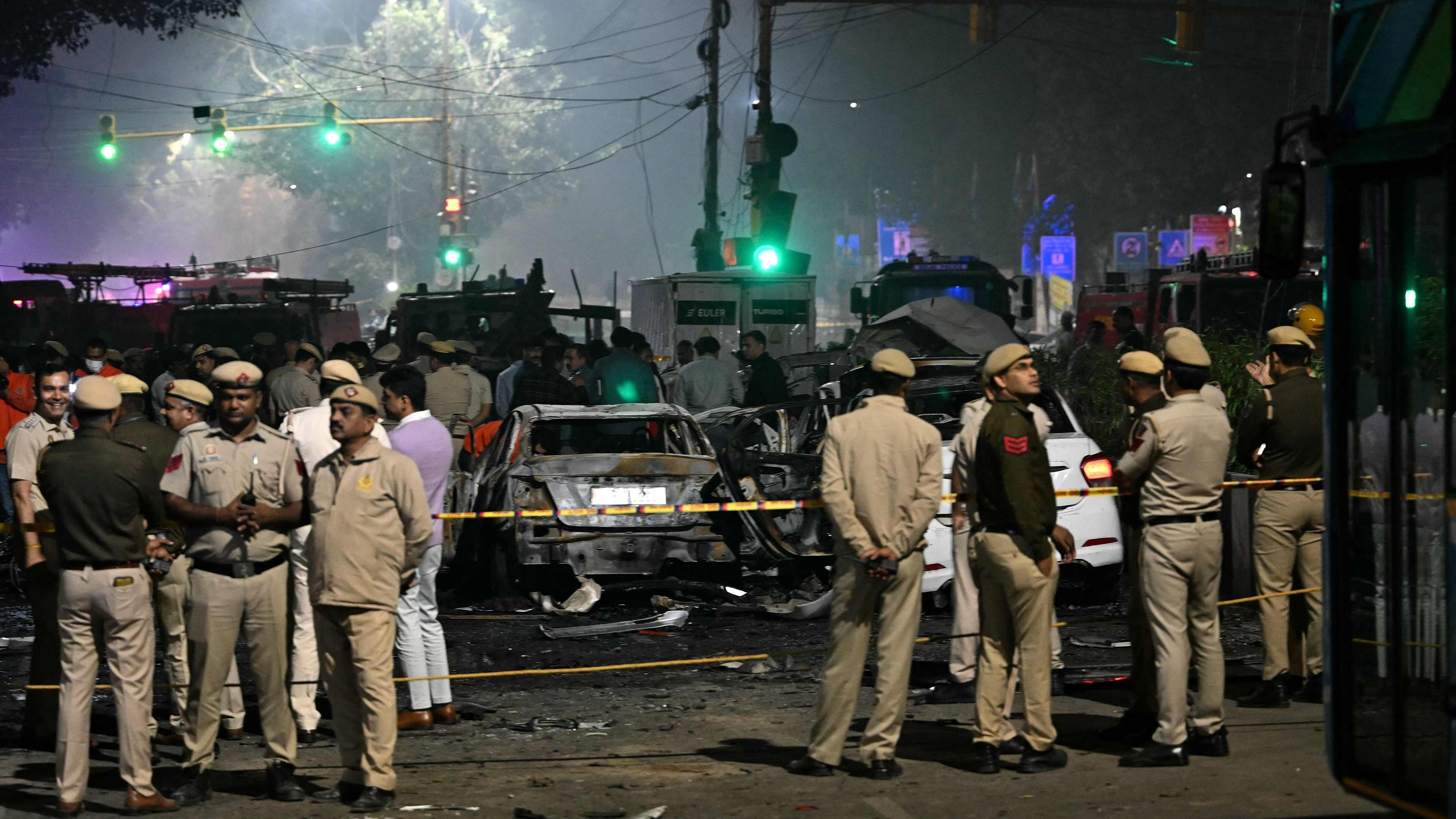 Una decena de muertos en una explosión en el centro de Nueva Delhi