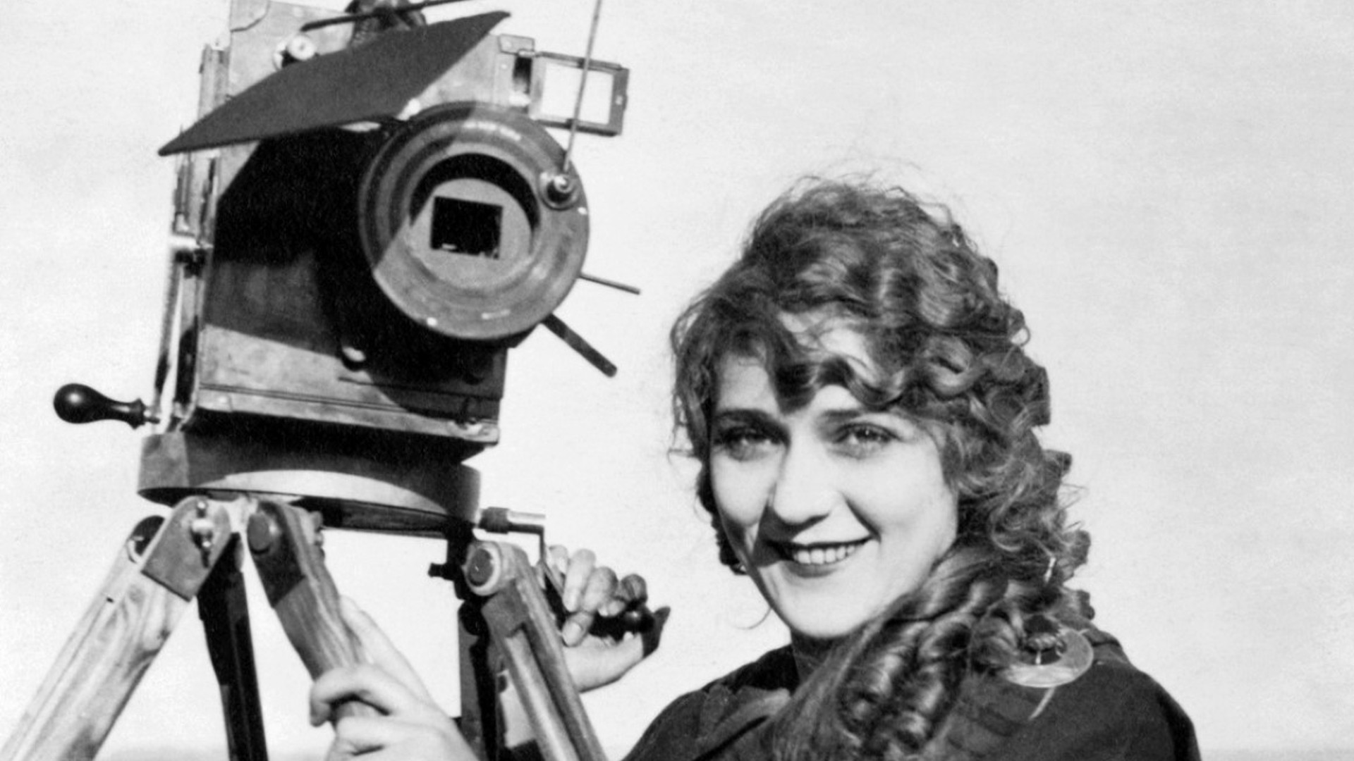 La mujer en el cine. 'Memoria de delfín' con Pilar Aguilar