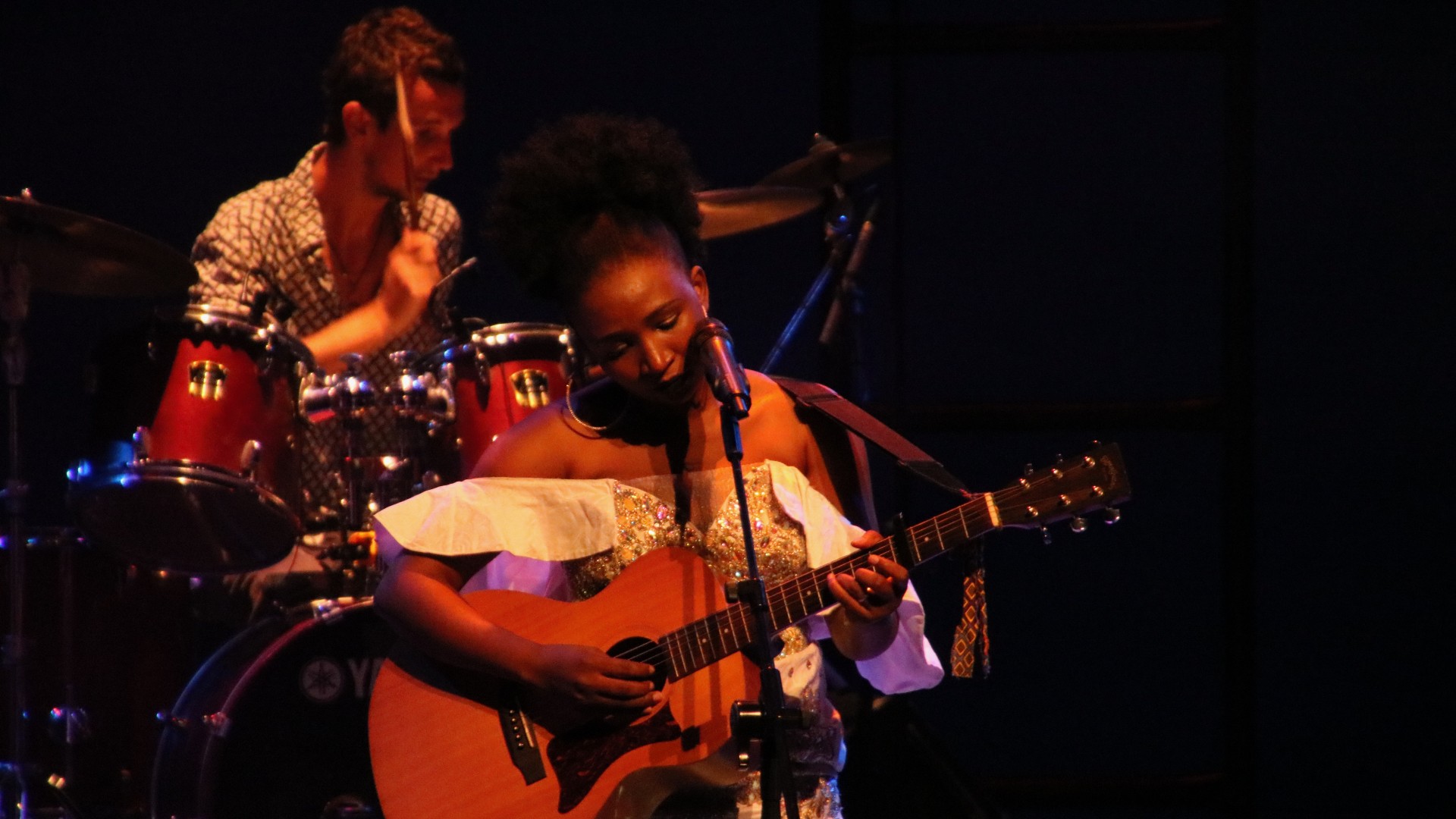RTVE Catalunya emet el concert de Nakani Kanté al Mercat de Música Viva ...