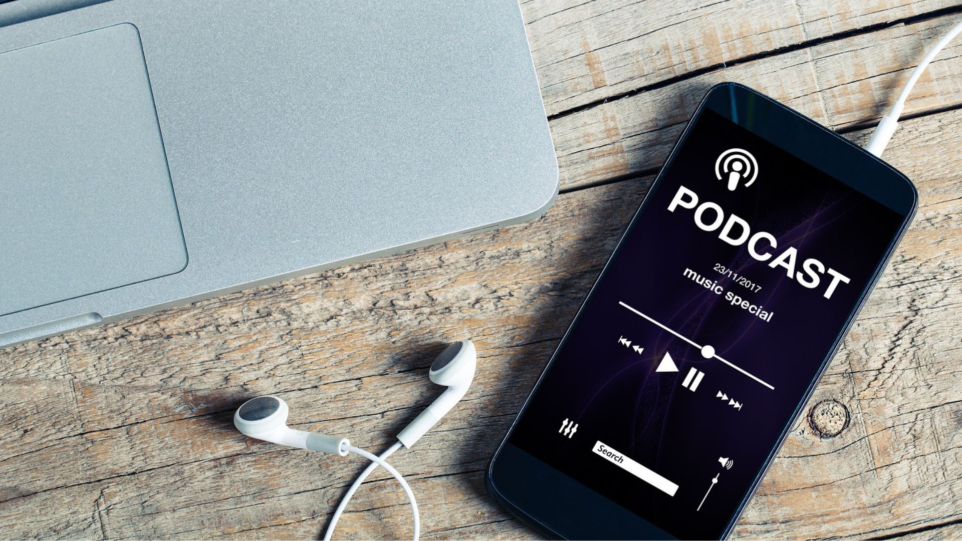 Te recomendamos nueve podcast gratis para celebrar su día