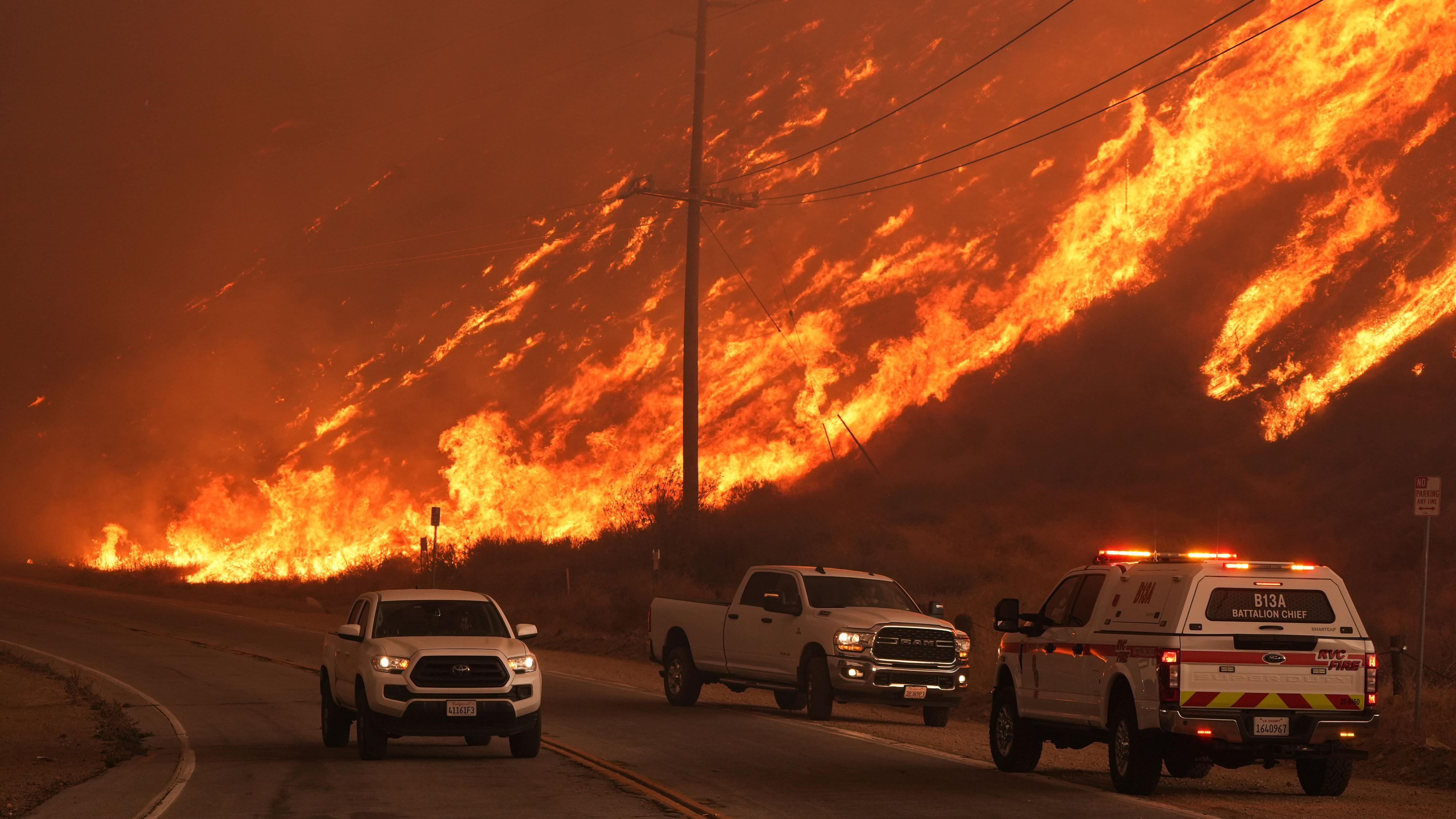 Un nuevo incendio amenaza Los Ángeles tras días de avances