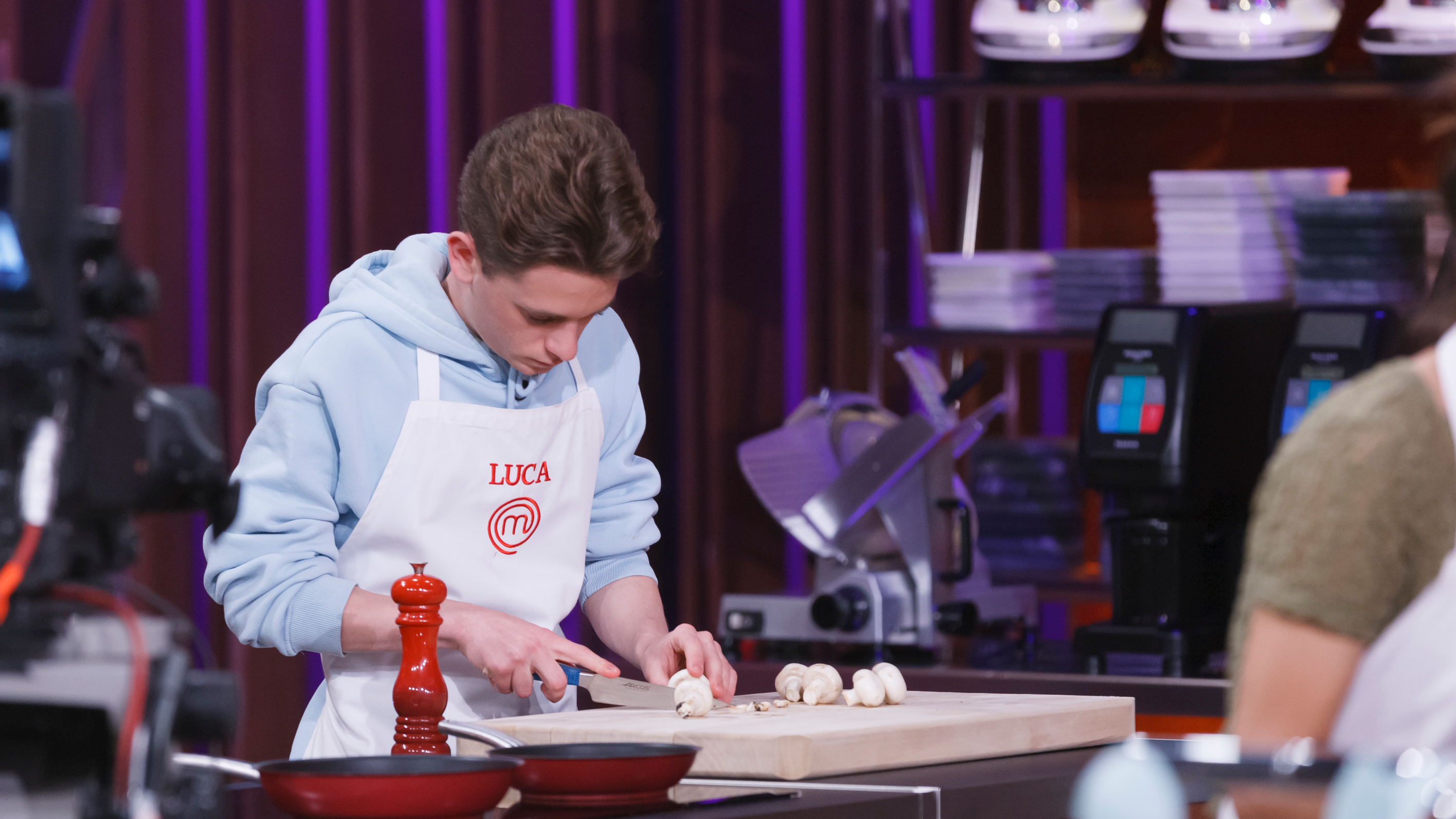 MasterChef 11 | Luca: 18 años y dice que puede vivir sin móvil