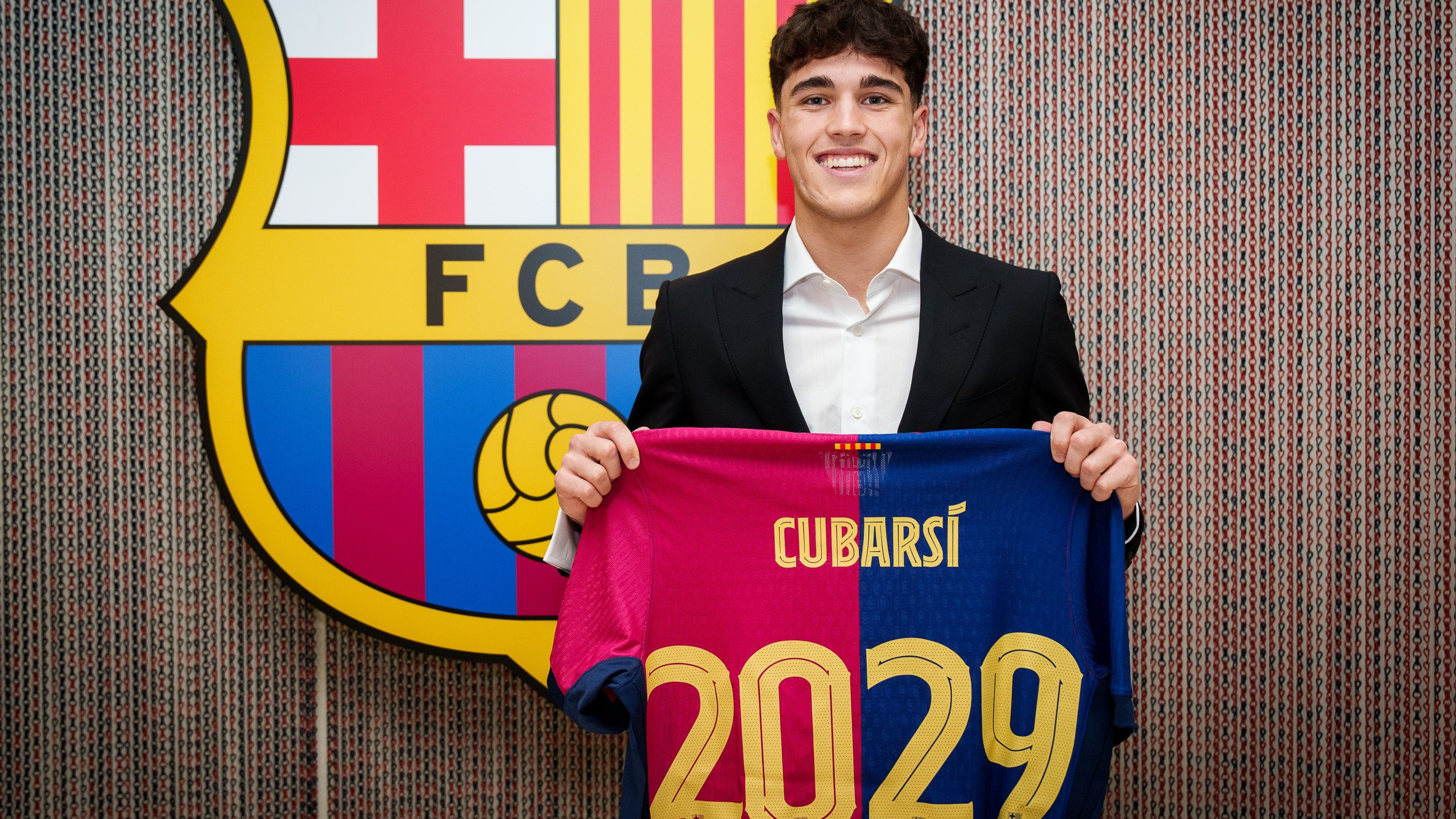 FC Barcelona: Pau Cubarsí renueva hasta junio de 2029
