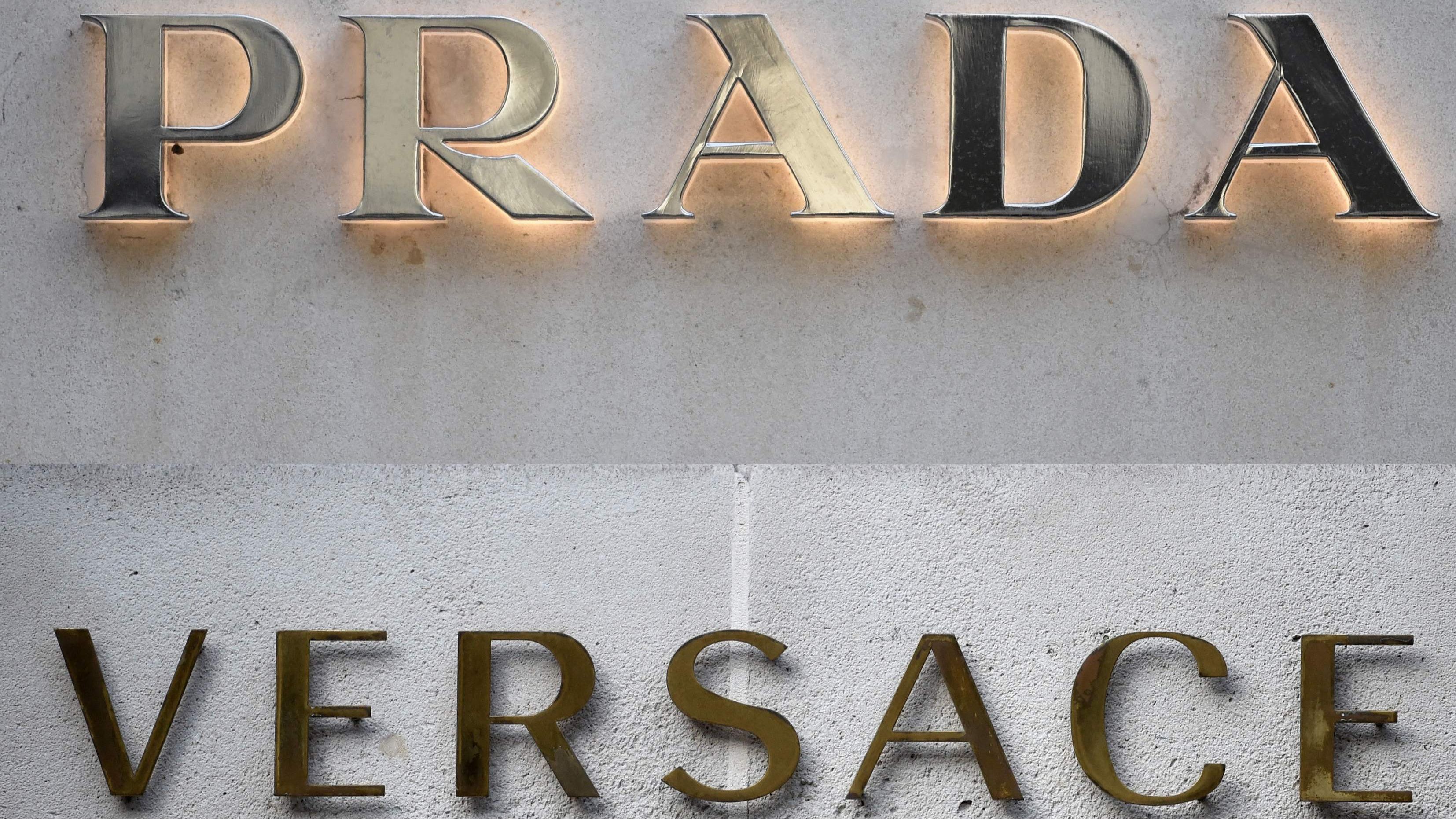 Prada anuncia que adquiere Versace por 1.250 millones de euros