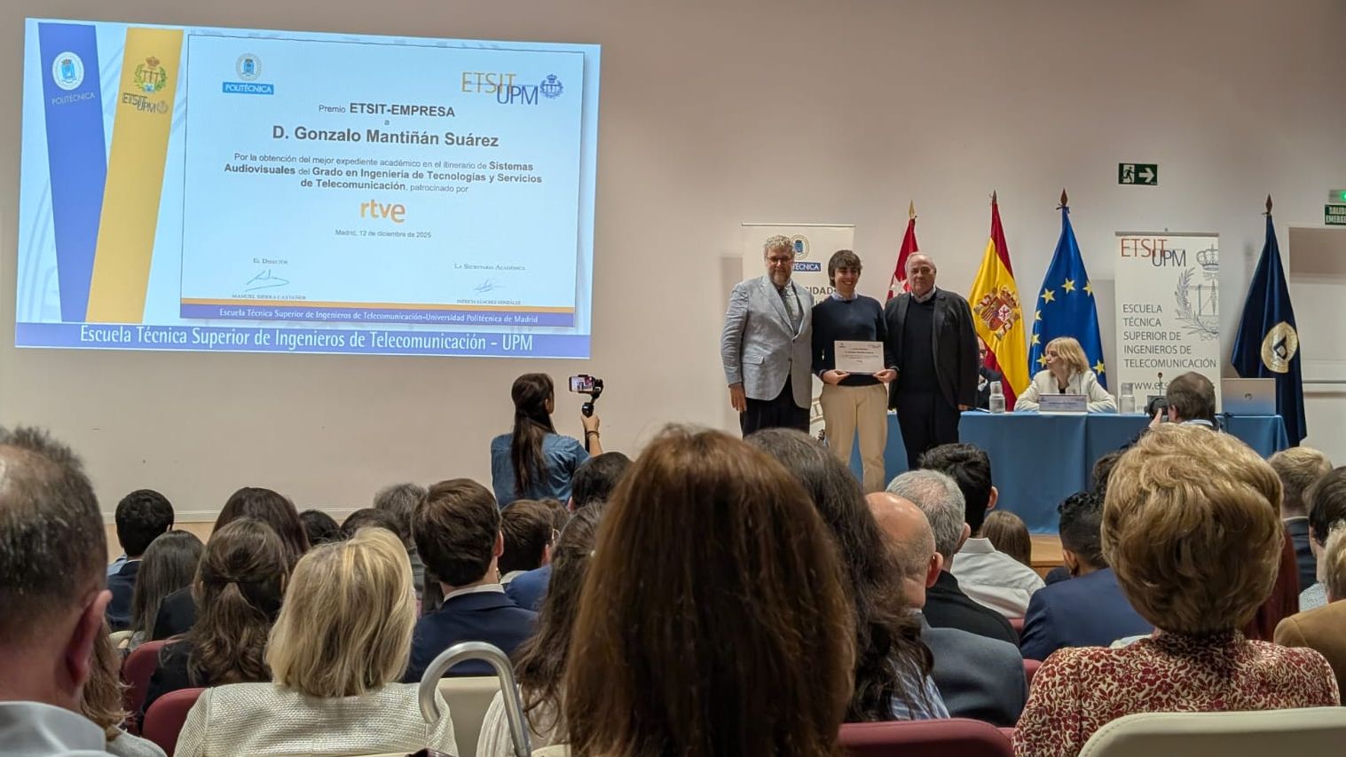Premios a la excelencia académica de la Escuela Superior de ...