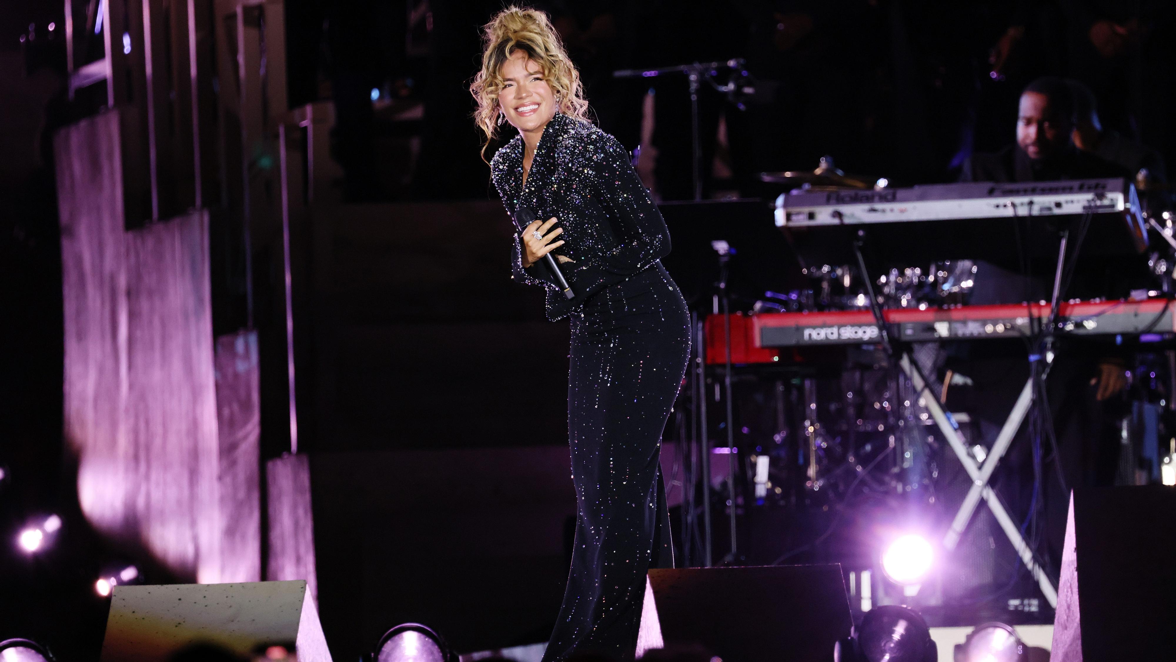 Karol G, Bocelli y Pharrell brillan en el primer macroconcierto del ...