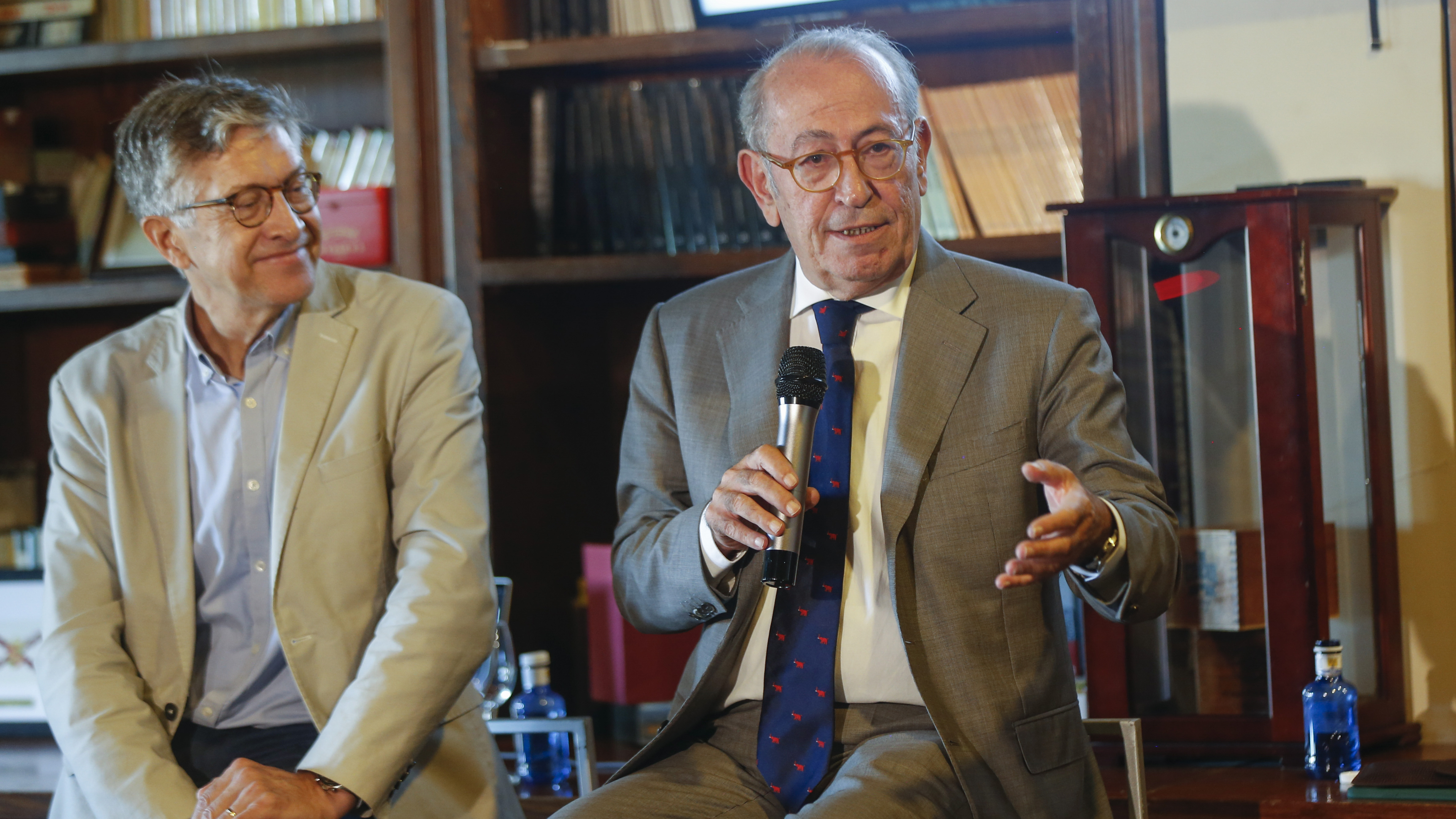 El PSOE expulsa a Nicolás Redondo