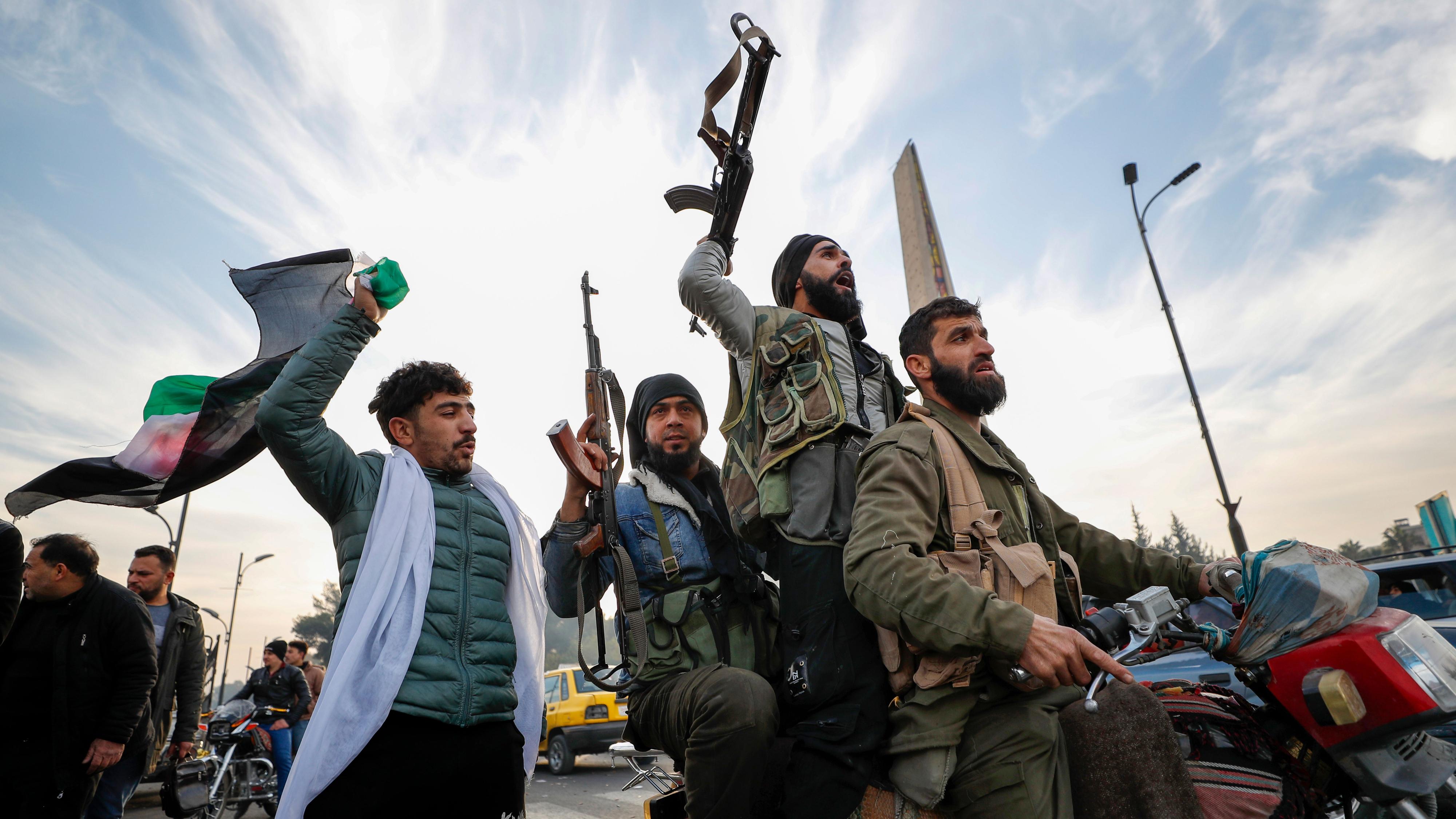 Los rebeldes sirios anuncian la toma de la ciudad de Deir Ezzor