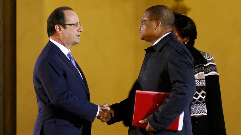 Refuerzos militares franceses llegan por tierra y aire l RTVE.es