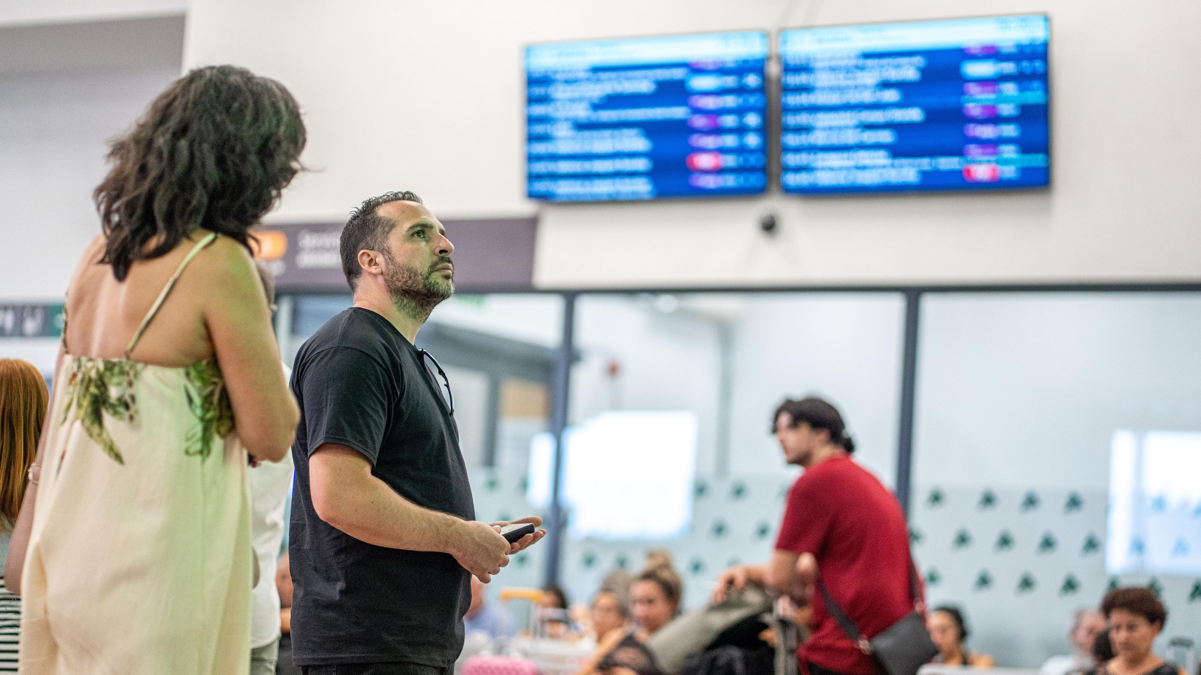 Renfe vuelve a suspender los trenes entre Madrid y Galicia