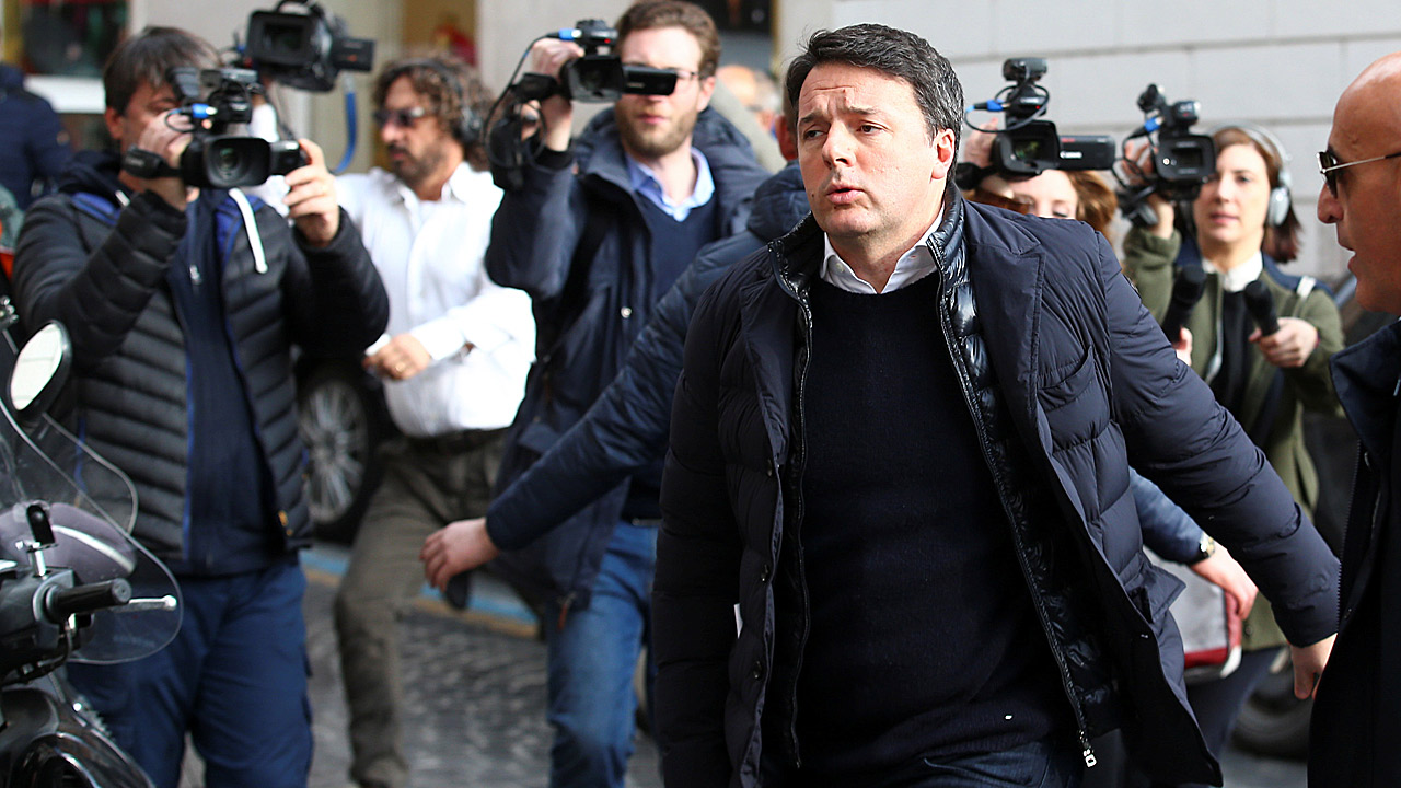 Renzi abre una pugna por el liderazgo de su partido l RTVE