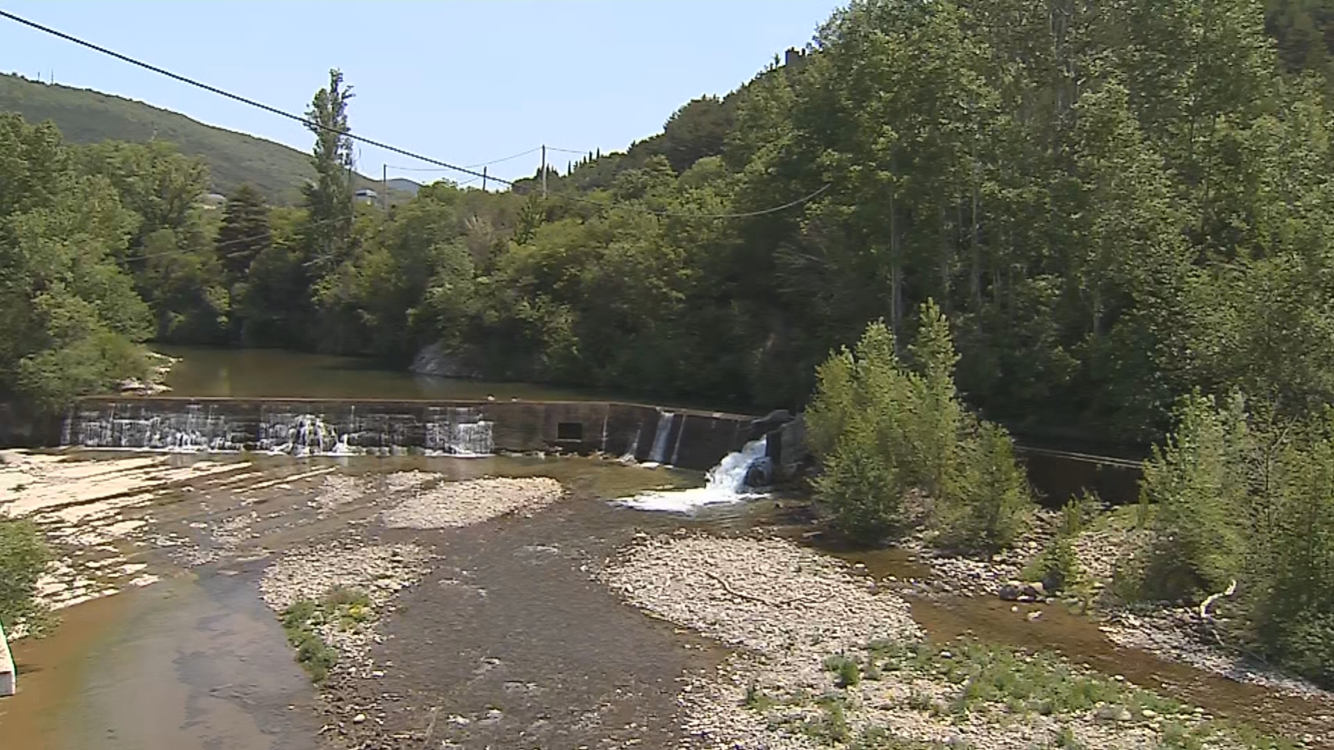 El río Aragón, en situación excepcional tal y como lo ha declarado la ...
