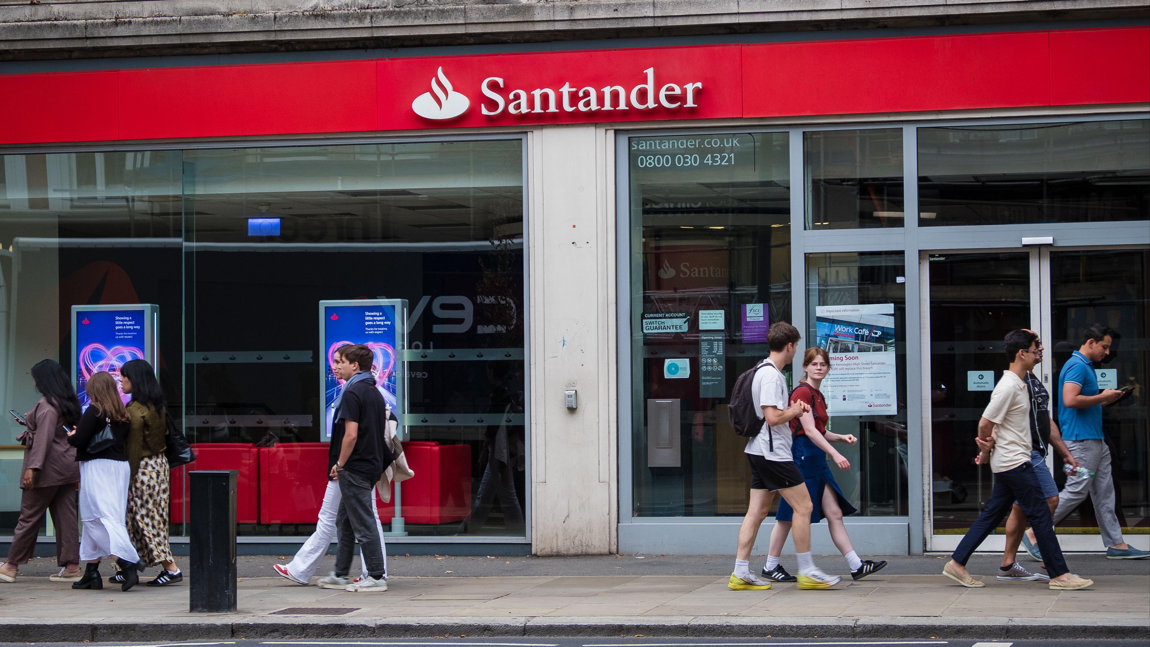 Sabadell vende el TSB, su filial británica, al Santander