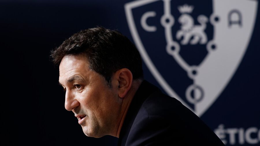 Se busca entrenador