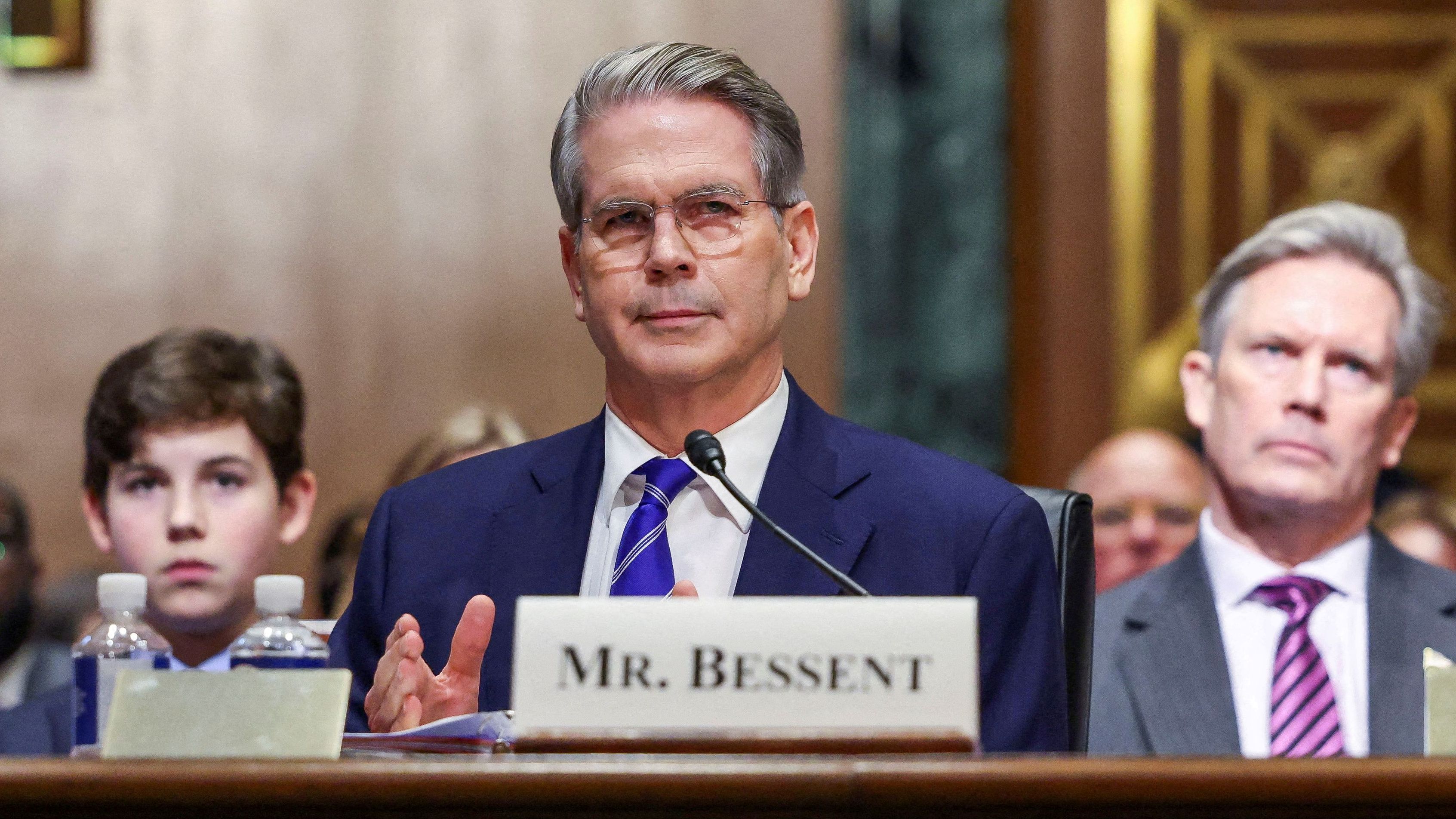 EE.UU. confirma a Scott Bessent como secretario del Tesoro