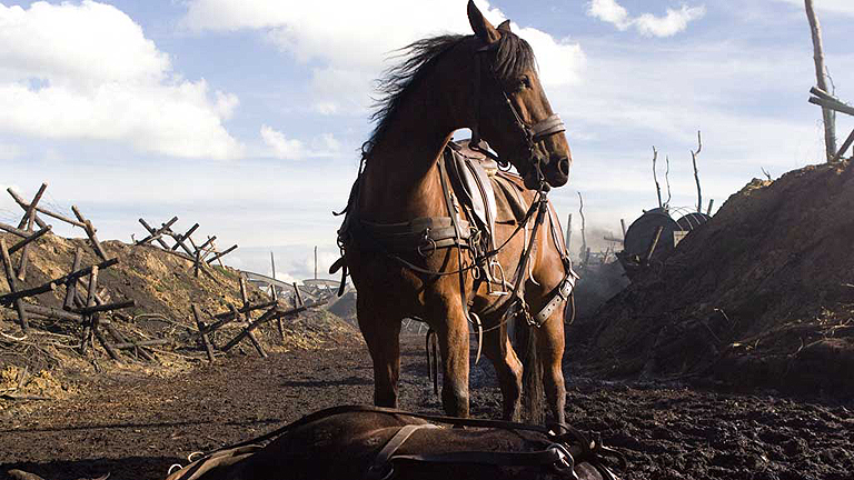 Spielberg vuelve a su mejor cine con 'Caballo de batalla' | RTVE
