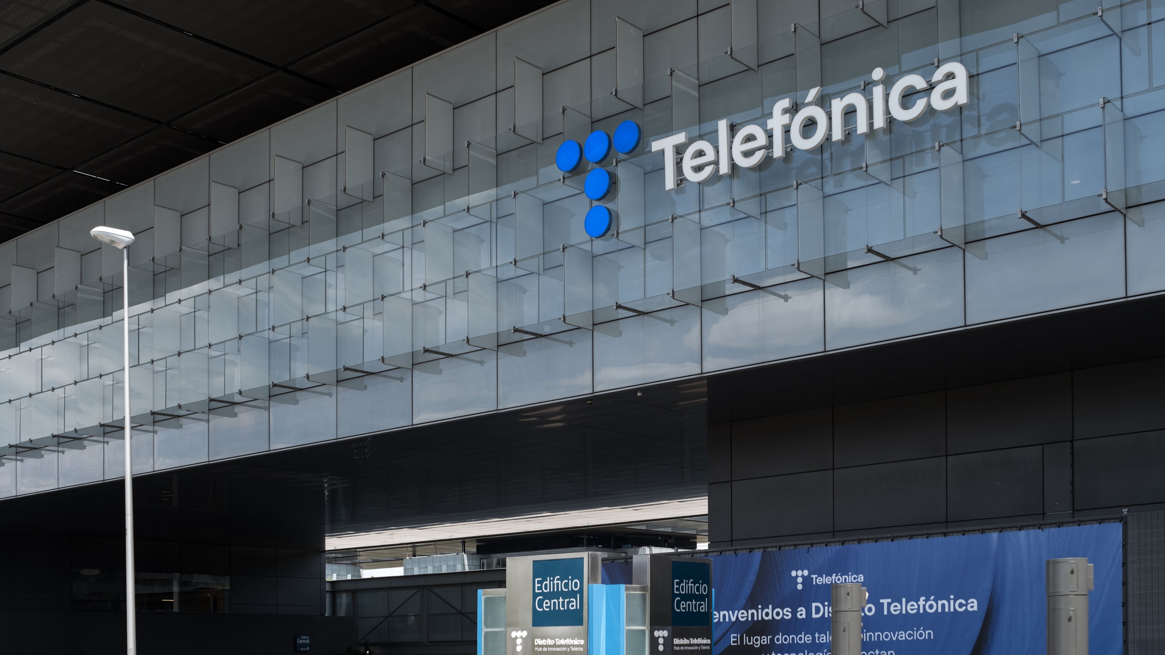 Telefónica vende su filial en Uruguay por 389 millones de euros