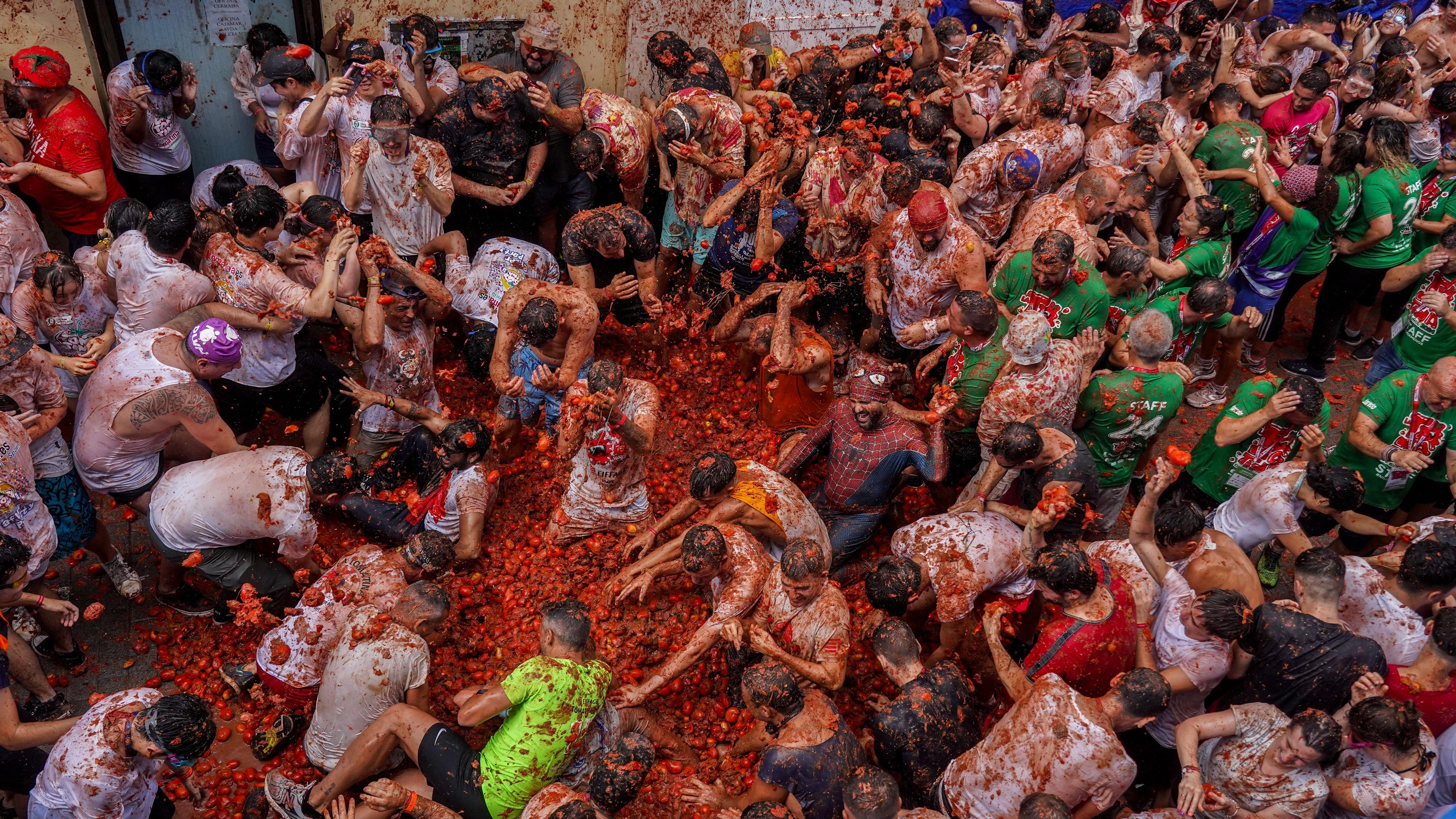 La Tomatina 2024: las mejores imágenes de la guerra del tomate