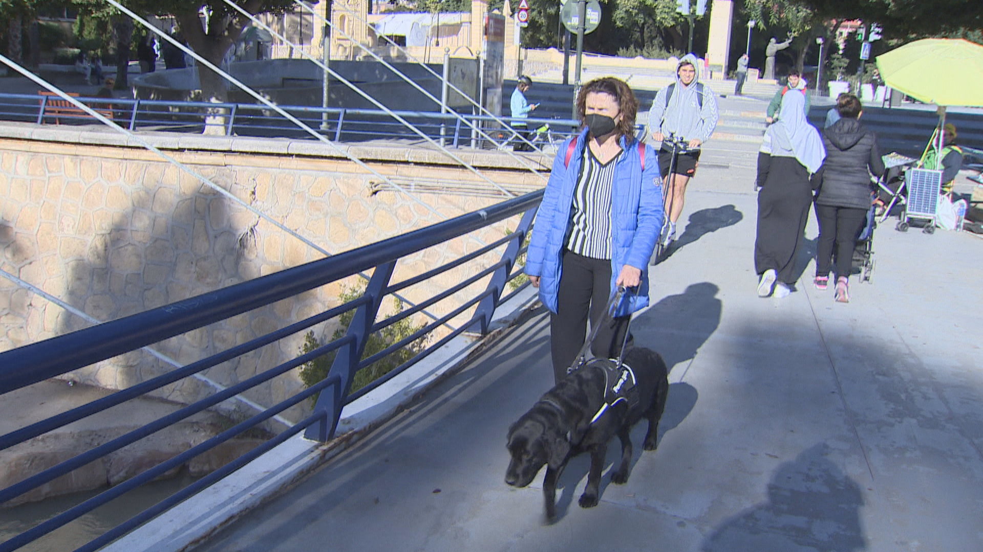 Nos ponemos en la piel de tres invidentes para saber cómo es su día a día