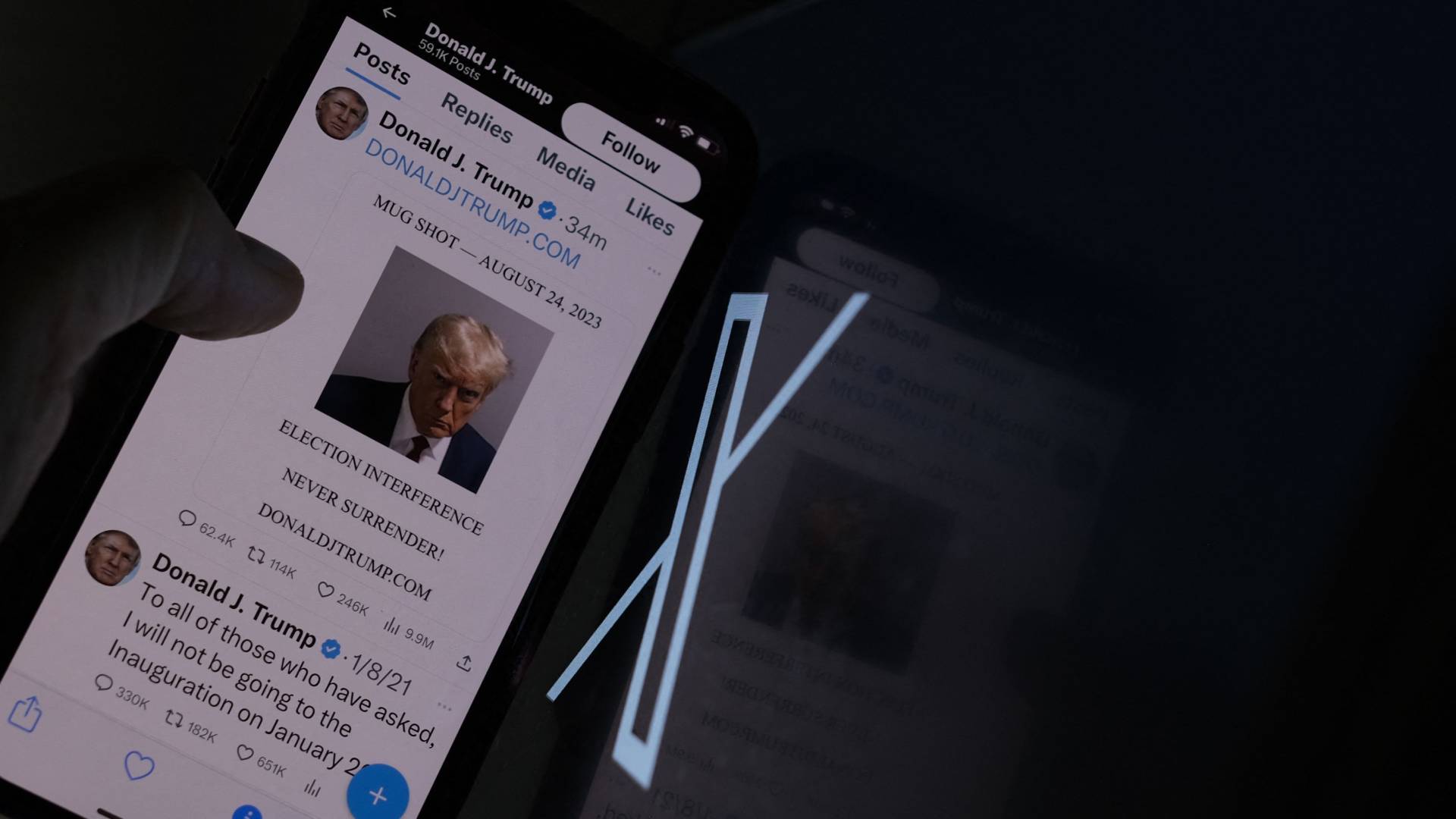 Trump regresa a Twitter (ahora X) con su foto bajo arresto policial Trump regresa a Twitter (ahora X) con su foto bajo arresto policial