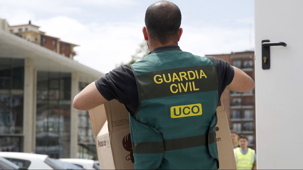La UCO entra en la sede la Dirección General de la Guardia Civil