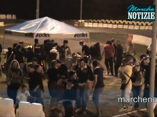 Valentino Rossi se divierte sobre un kart