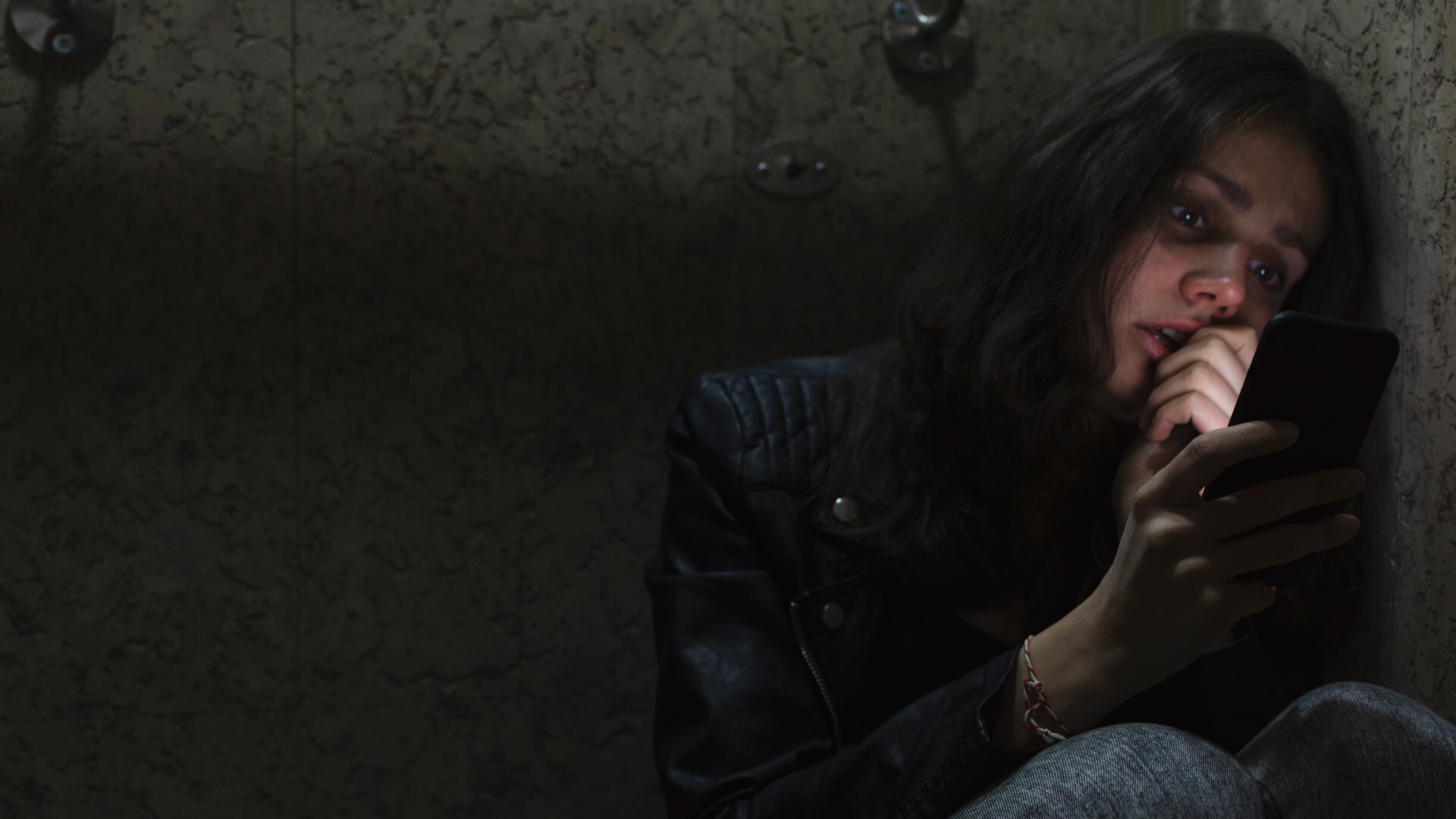 Violencia digital contra las mujeres: ¿por qué no contestas?