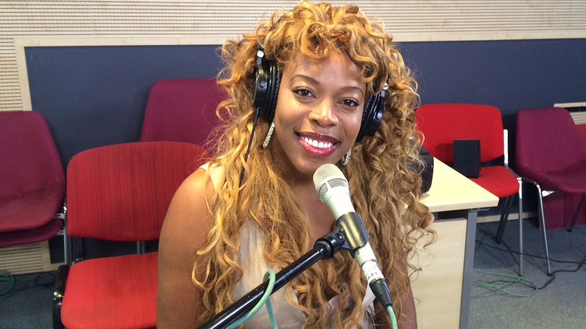 Yanela Brooks lanza su disco 'Boleros, nostalgia y algo más'